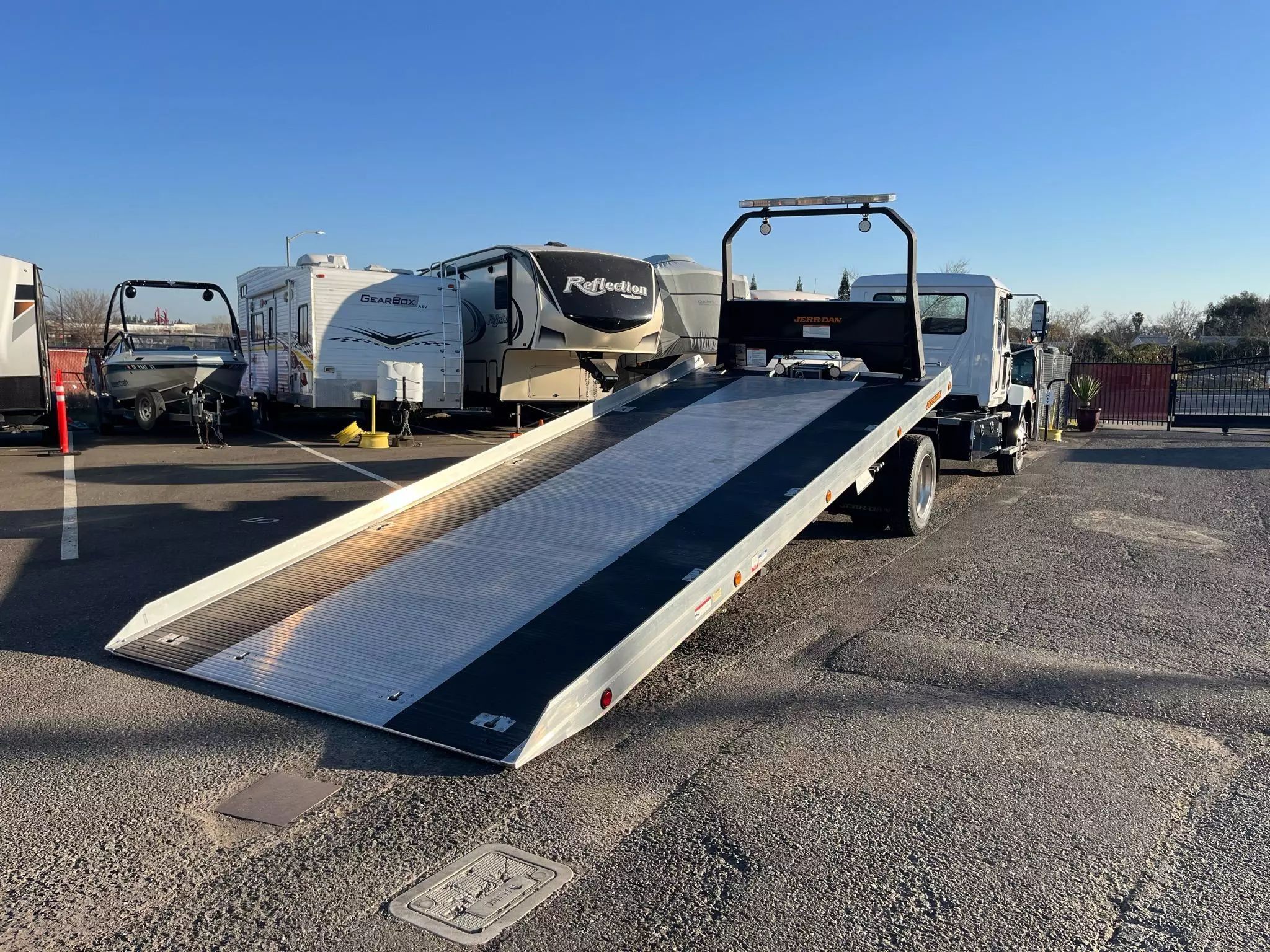 Used 2023 Mack Md6 in Roseville, CA - 5037406111 - Commercial Truck Trader