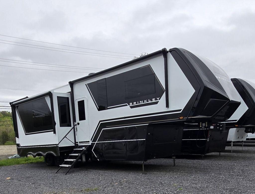 3250 Model G For Sale Near 97206 - Brinkley Fifth Wheel RVs - Fifth ...