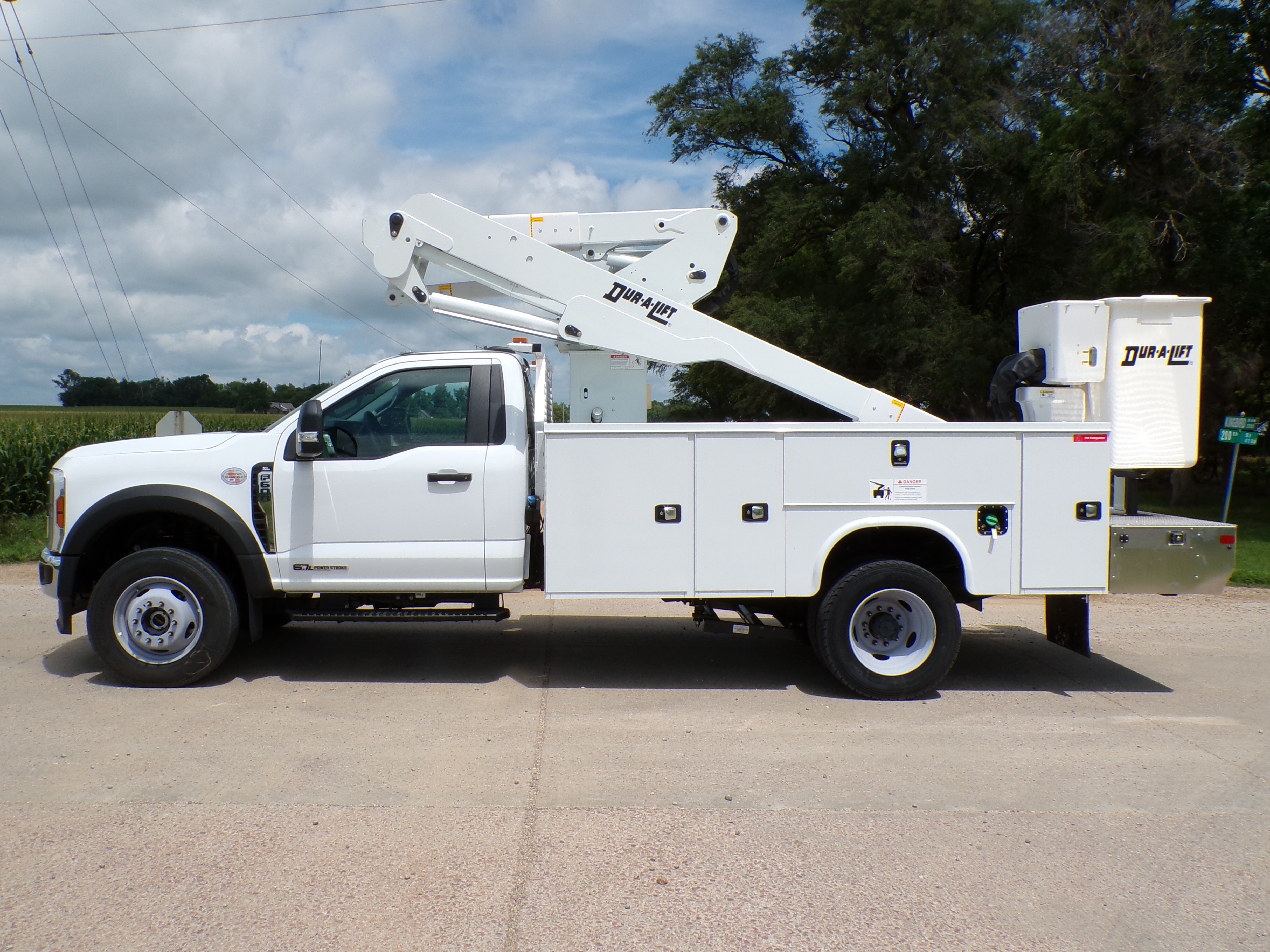 2024 DUR-A-LIFT - New 2024 DUR-A-LIFT Bucket Truck Hodgkins, IL