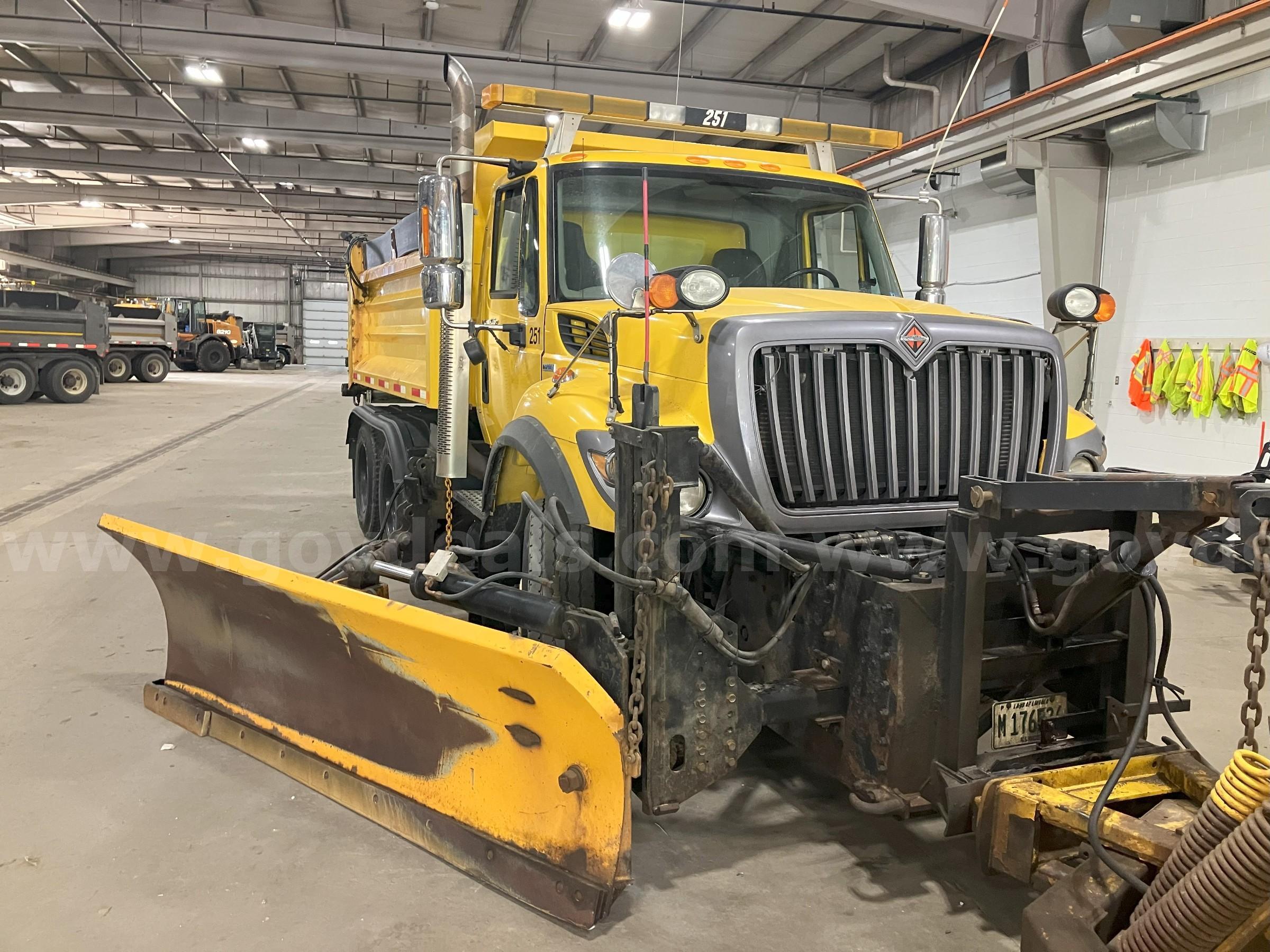 Used 2009 International 7400 For Sale in Dekalb, IL - 5037531101 ...