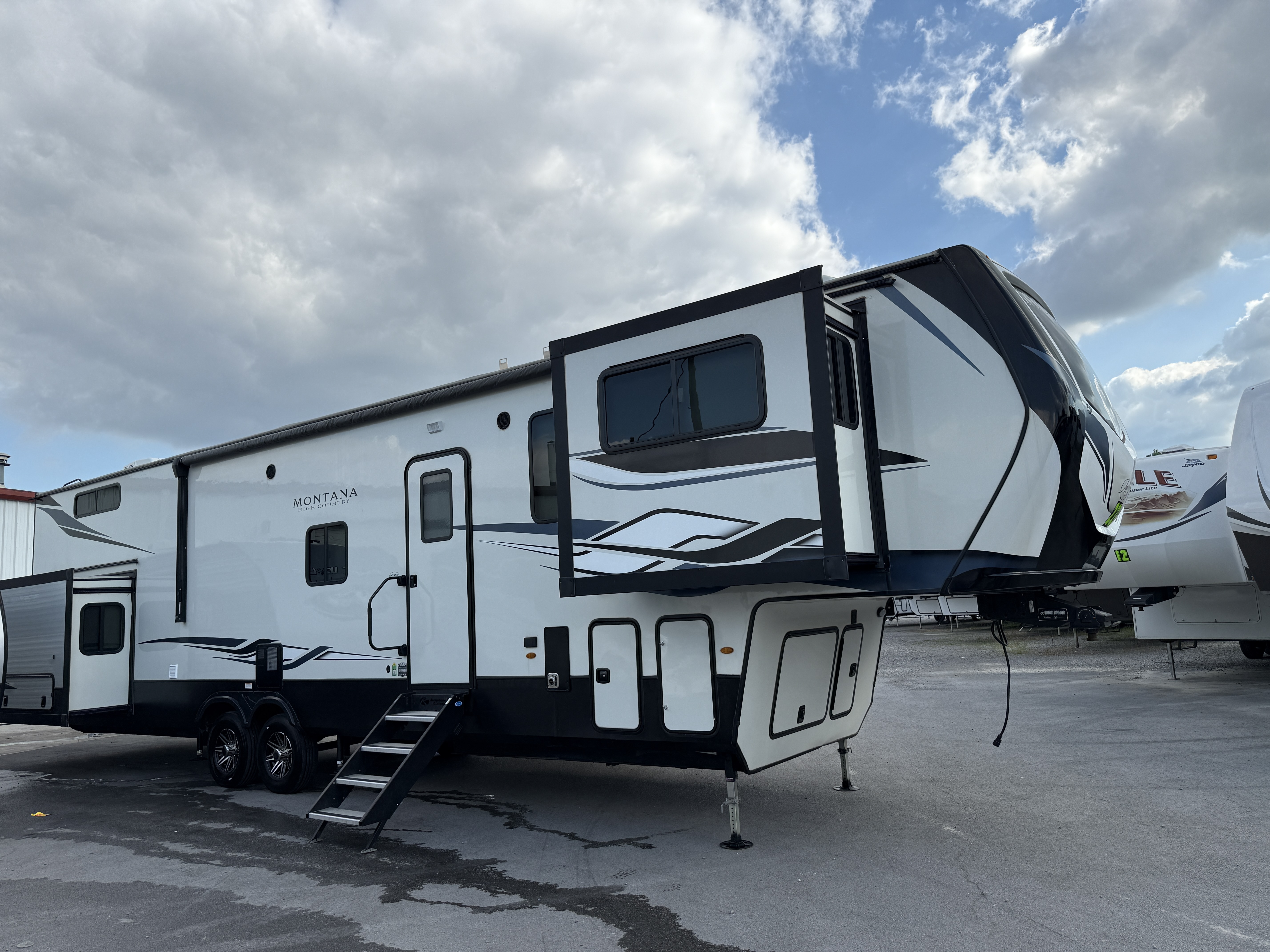 Keystone Montana High Country RVs For Sale near Catlettsburg, KY - RV ...