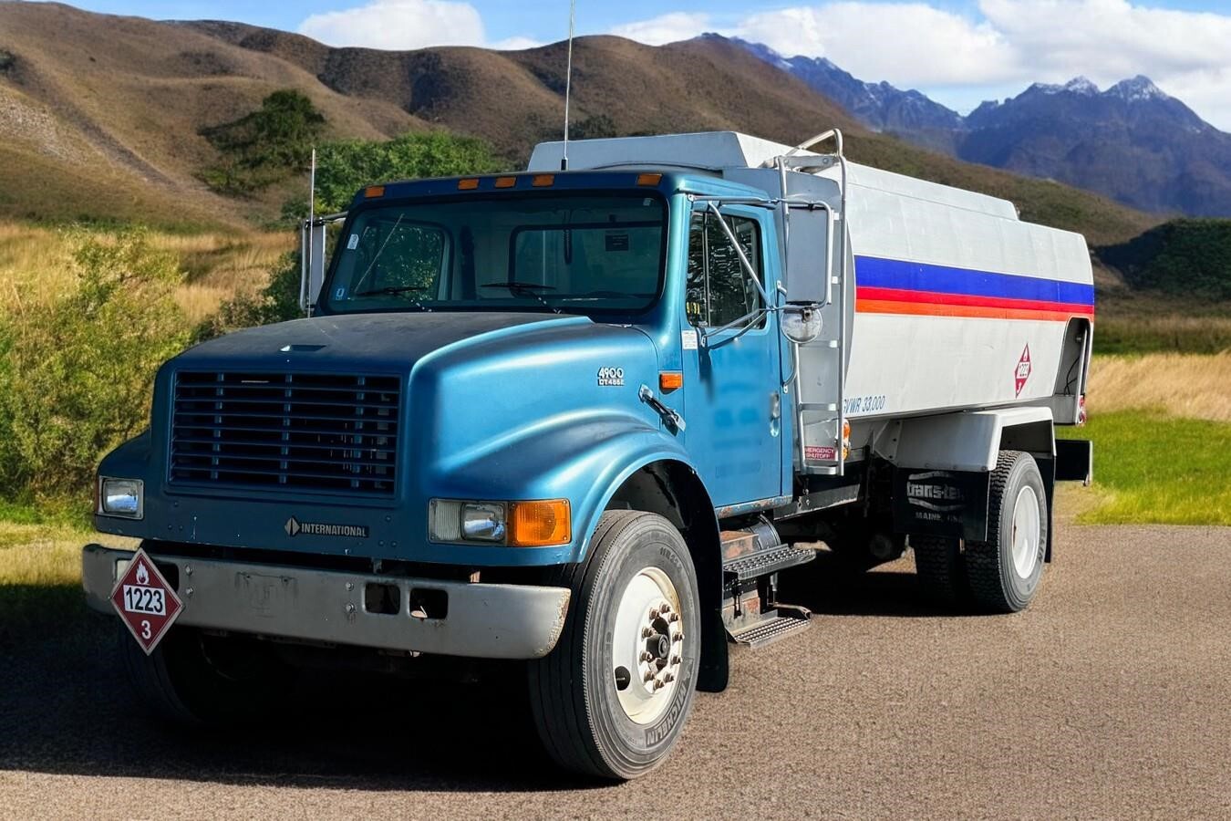 Used 2000 International 4900 For Sale in Hatfield, PA - 5028364960 ...