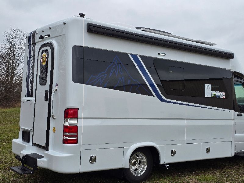 New 2025 Chinook Summit EB360 Eb For Sale in Sparks, NV - 5037510018 ...