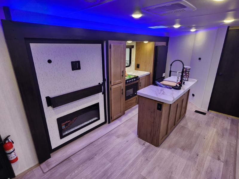 New 2025 Forest River Cherokee Wolf Den 304SR For Sale in Suamico, WI ...