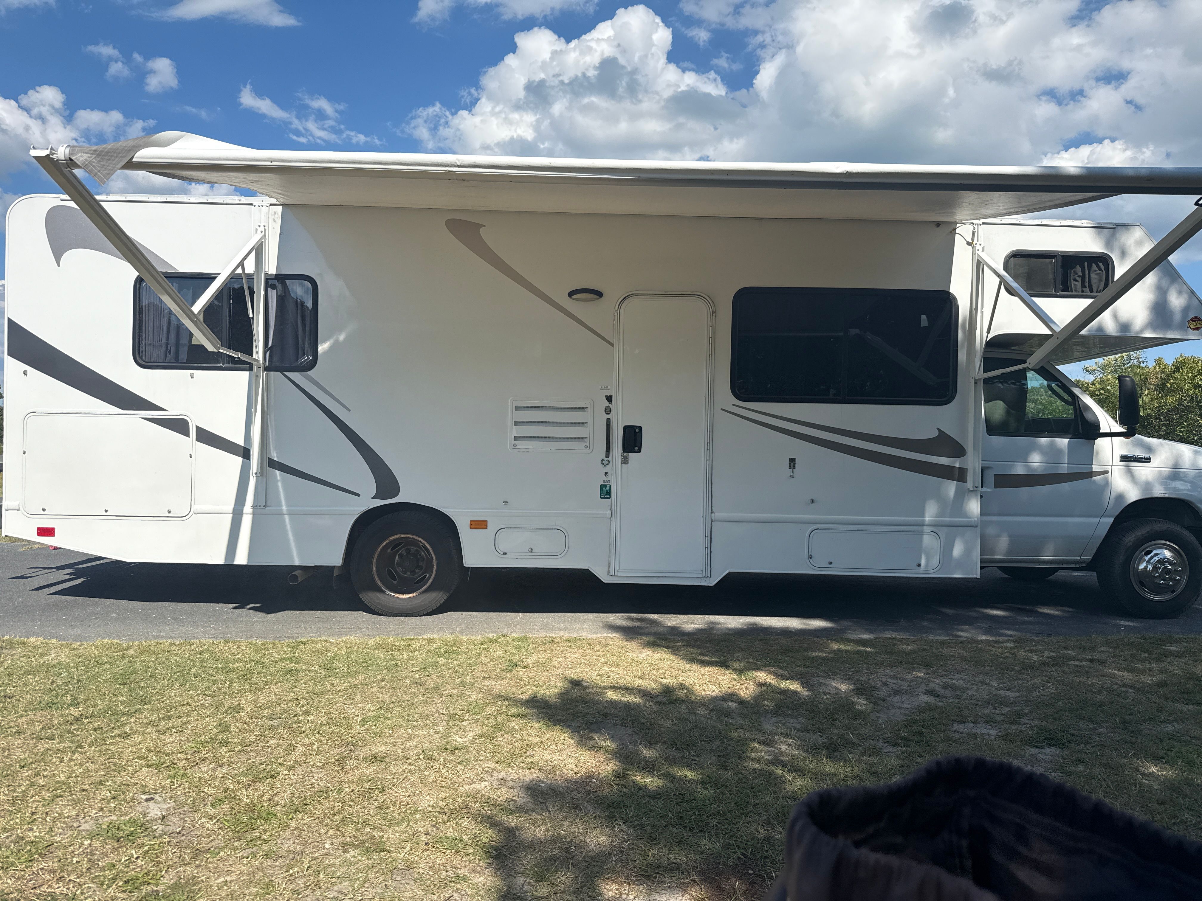 Thor Motor Coach Four Winds Majestic RVs For Sale near Acton, ME - RV ...