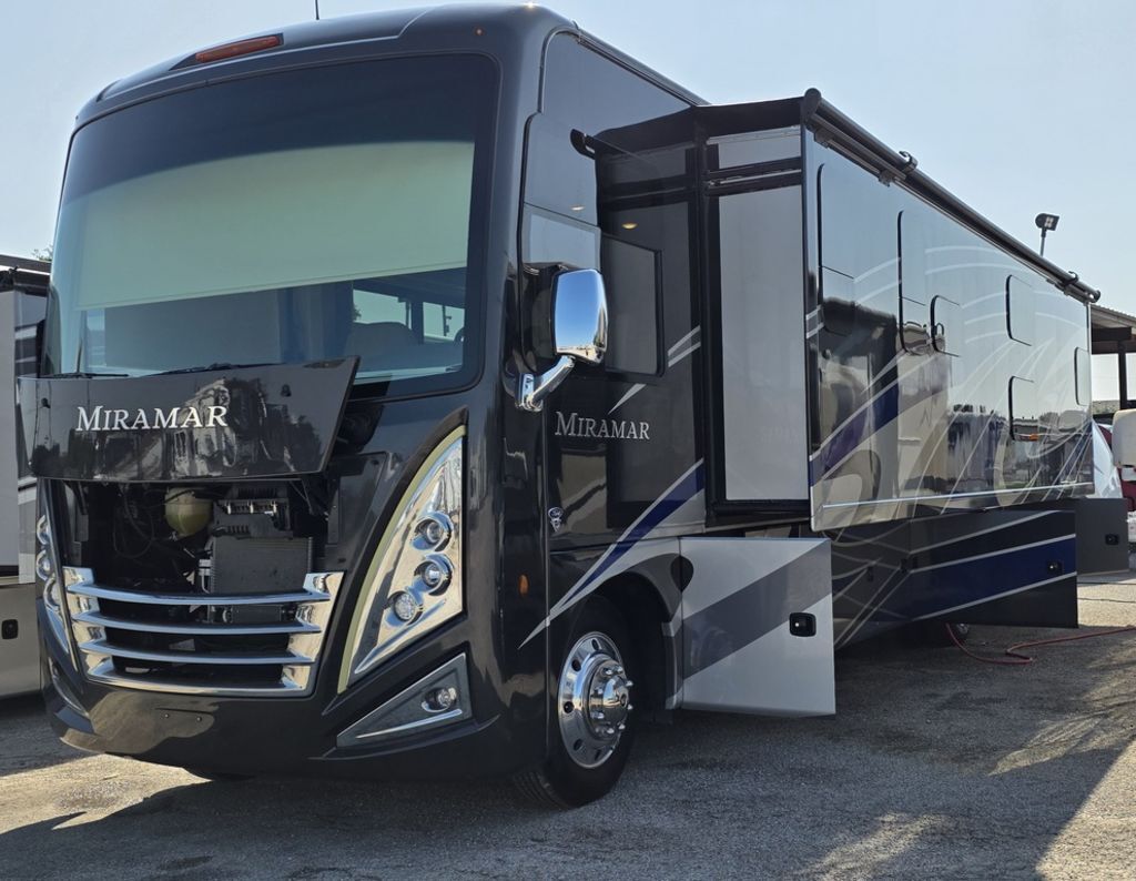 Used 2022 Thor Motor Coach Miramar ® 34.6 For Sale in Weatherford, TX ...