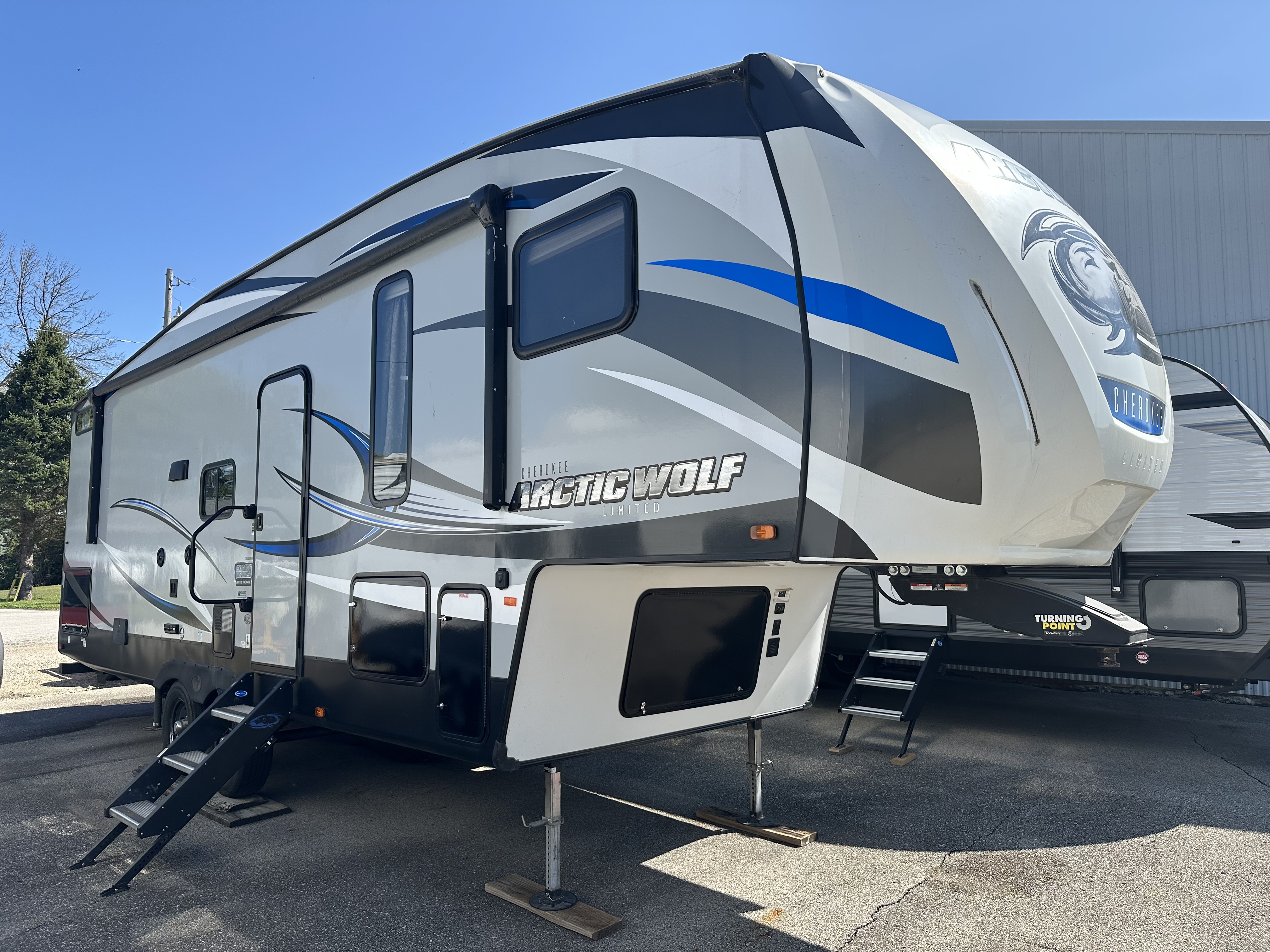 Forest River Cherokee Fifth Wheels For Sale near Saint Cloud, MN - RV ...