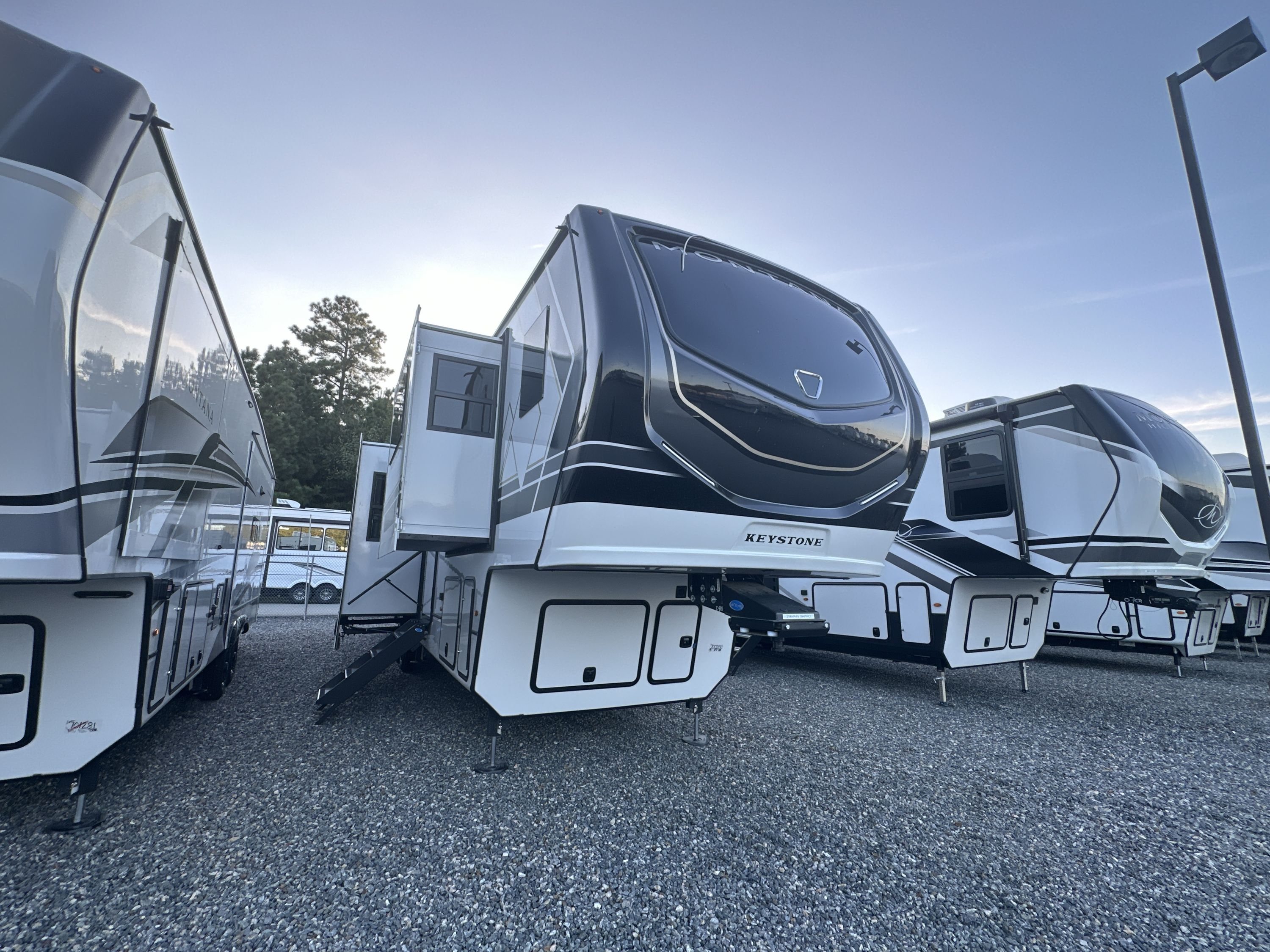Keystone Montana 3941FO Fifth Wheels For Sale - RV Trader