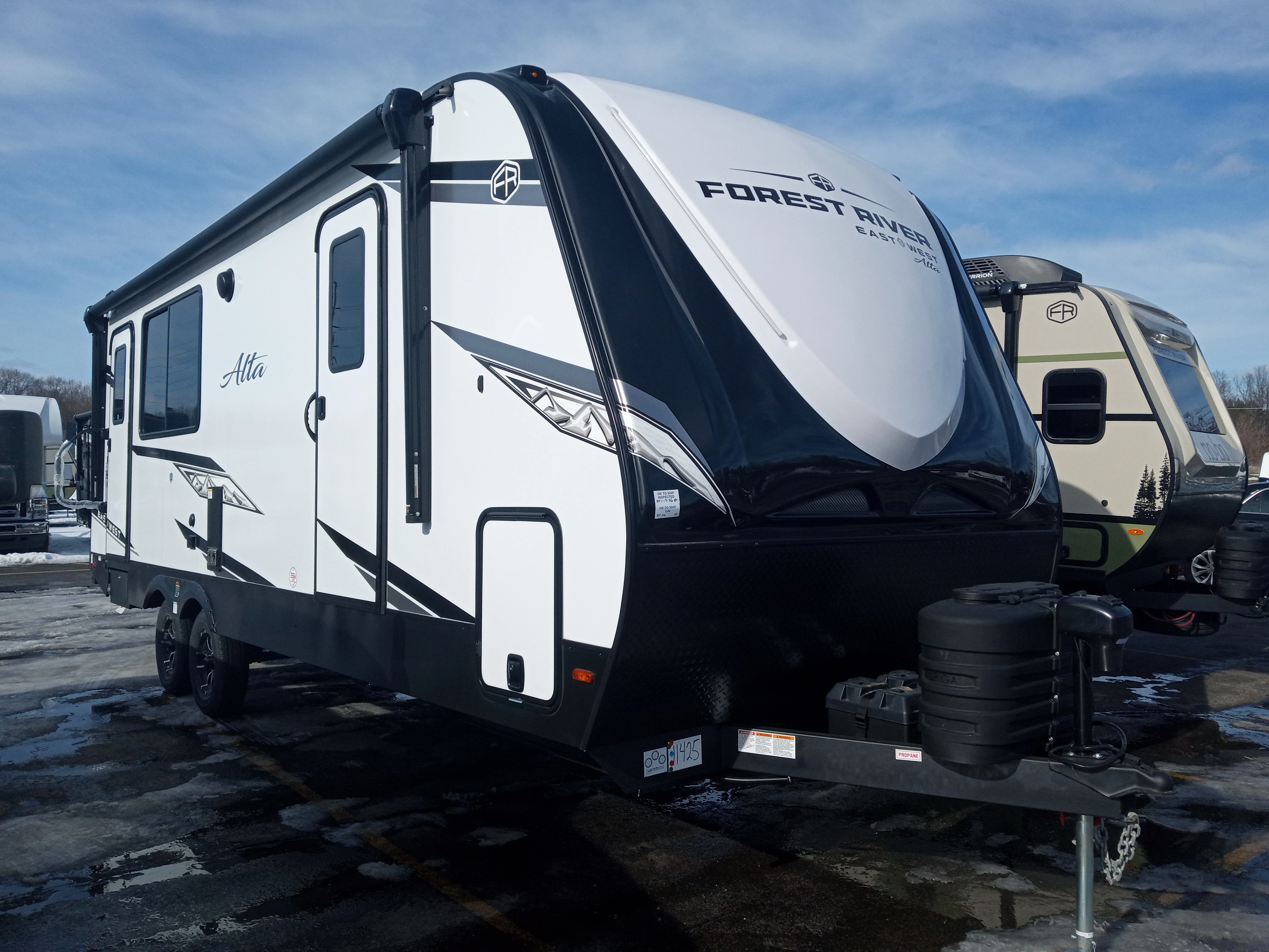 New 2025 East To West Alta 2375KRK RVs For Sale - RV Trader