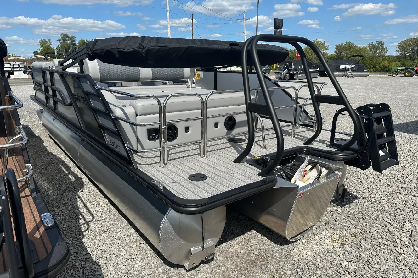 New 2025 Bentley Pontoons 223 Elite Swingback 25’ Swingback Dual ...