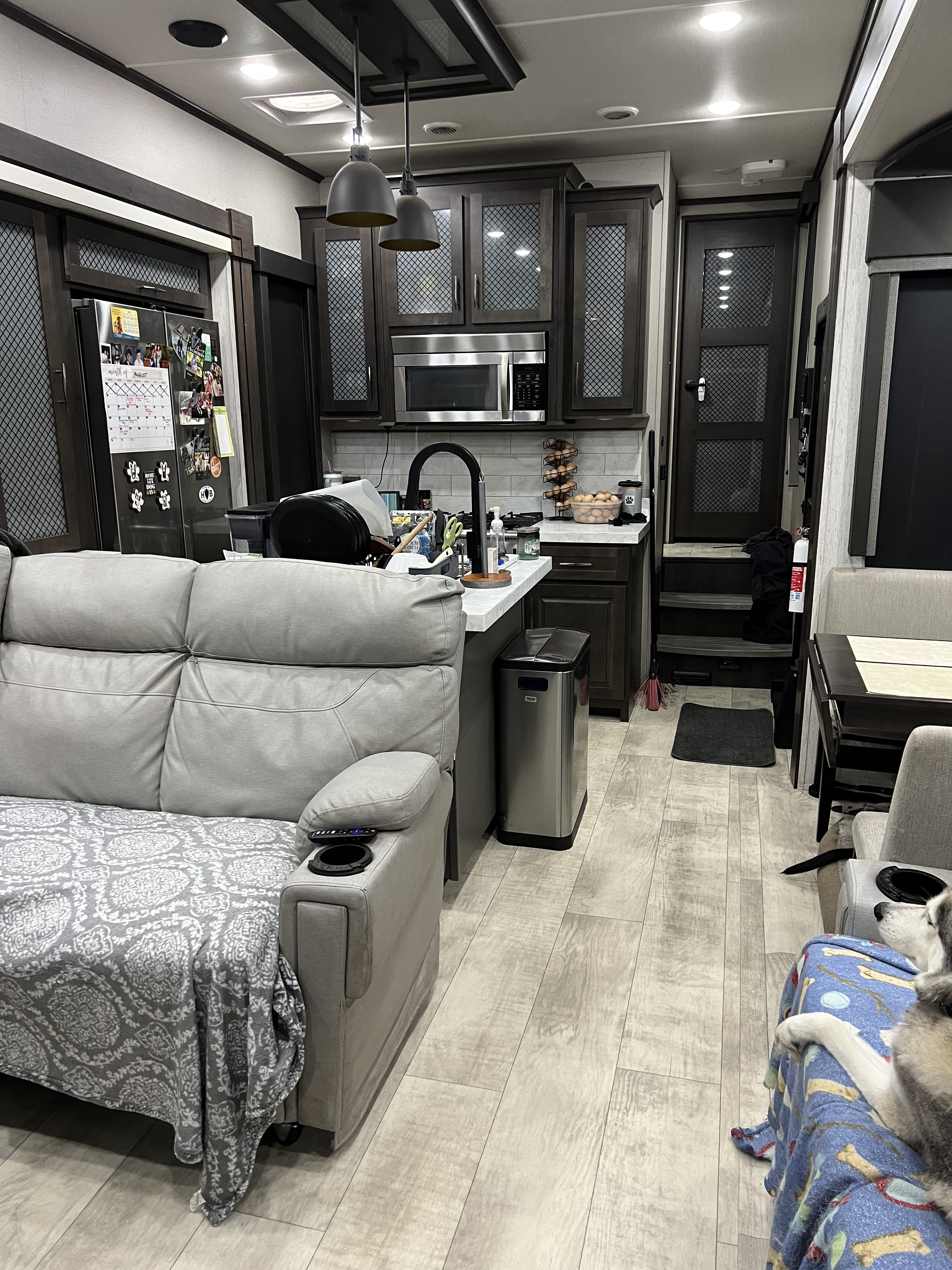 Used 2022 Grand Design Momentum 395ms in Umatilla, FL - 5037887507 - RV ...