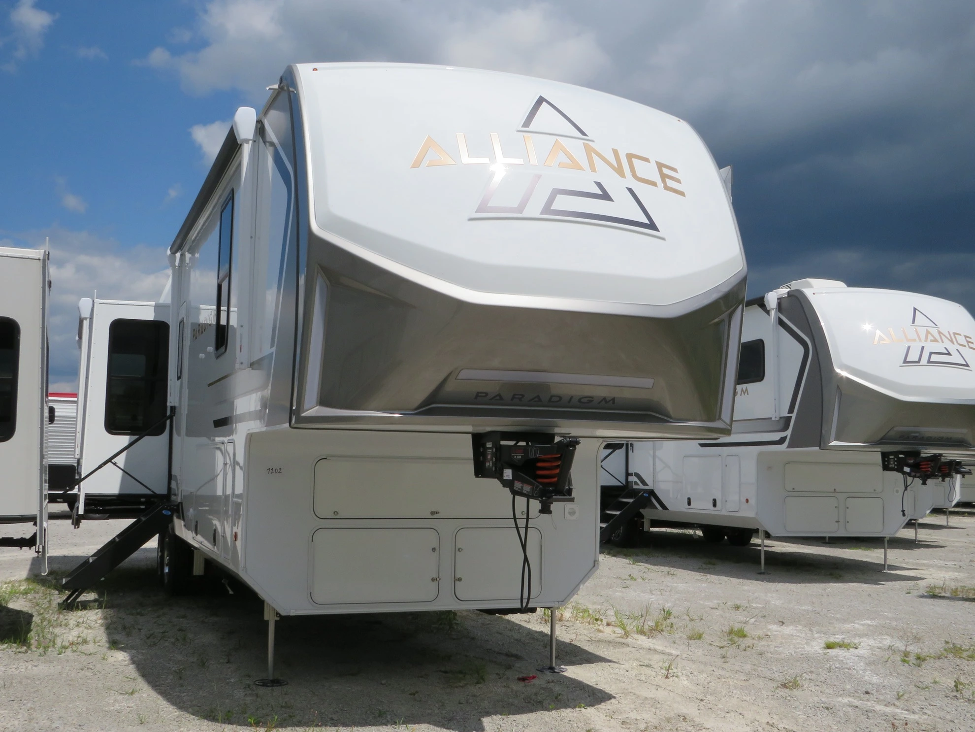 Alliance RV Paradigm 340RL RVs For Sale - RV Trader