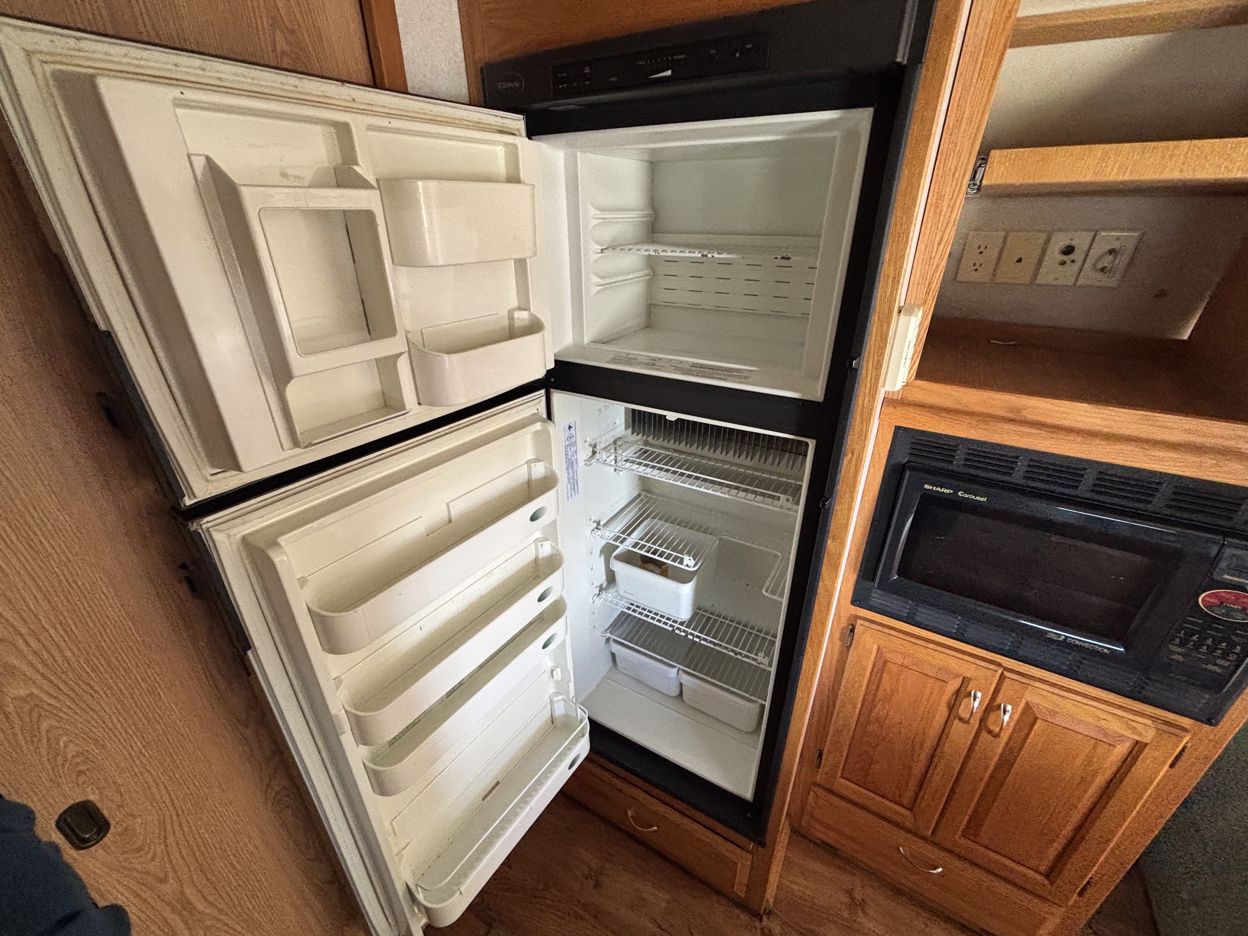 Used 2005 Airstream Classic 30-SLD For Sale in Ruskin, FL - 5038044828 - RV Trader