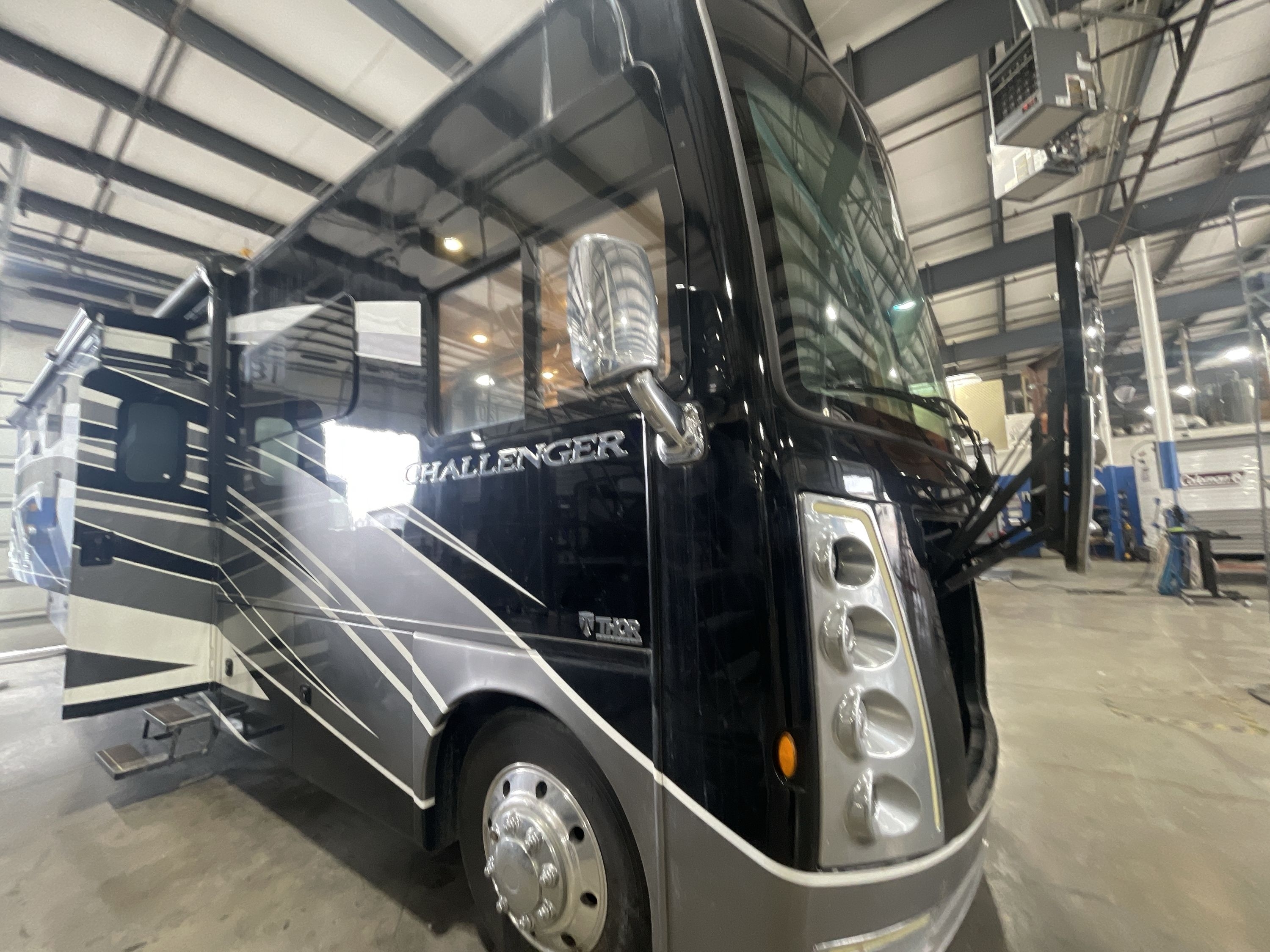 Thor Motor Coach Challenger RVs For Sale near Mae, WA - RV Trader