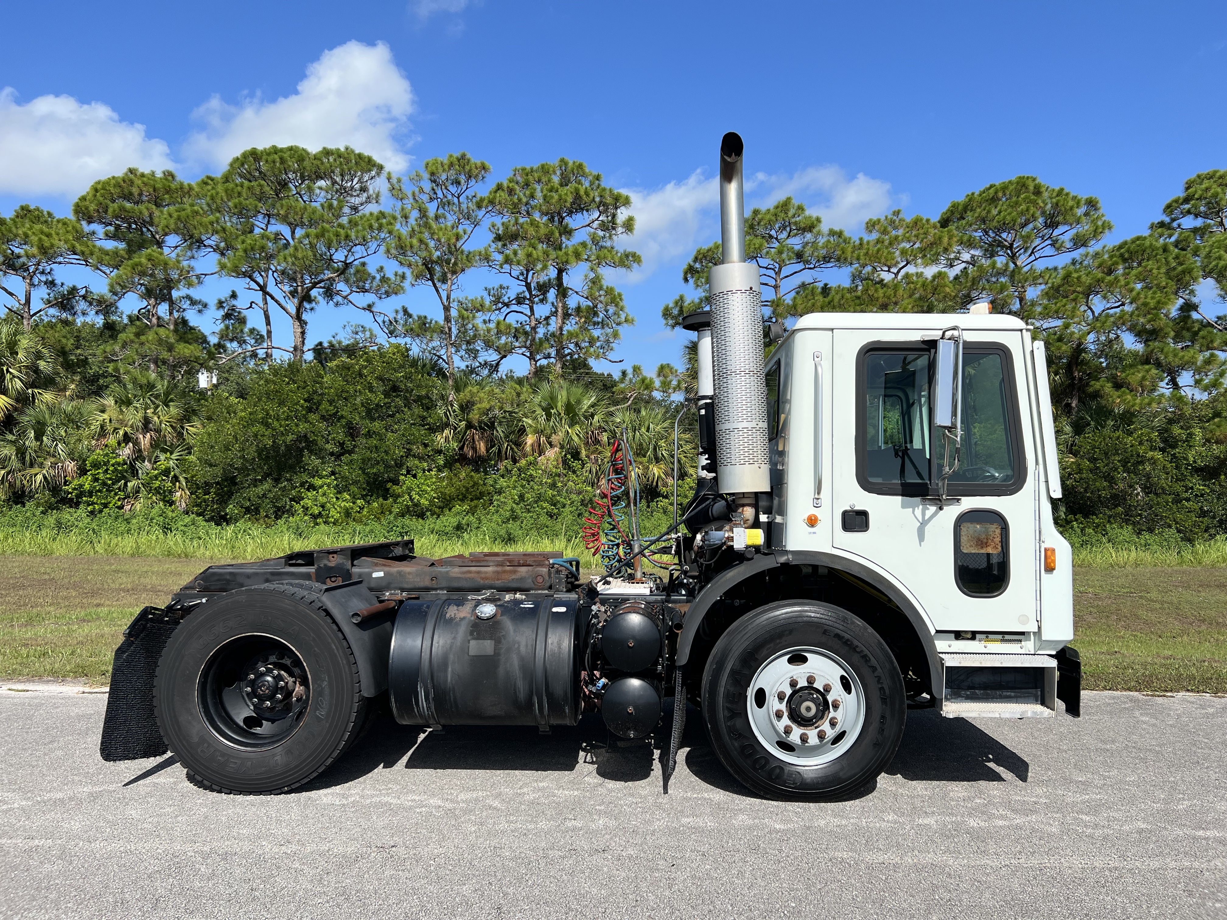 Used Mack Yard Spotter Truck For Sale - Commercial Truck Trader