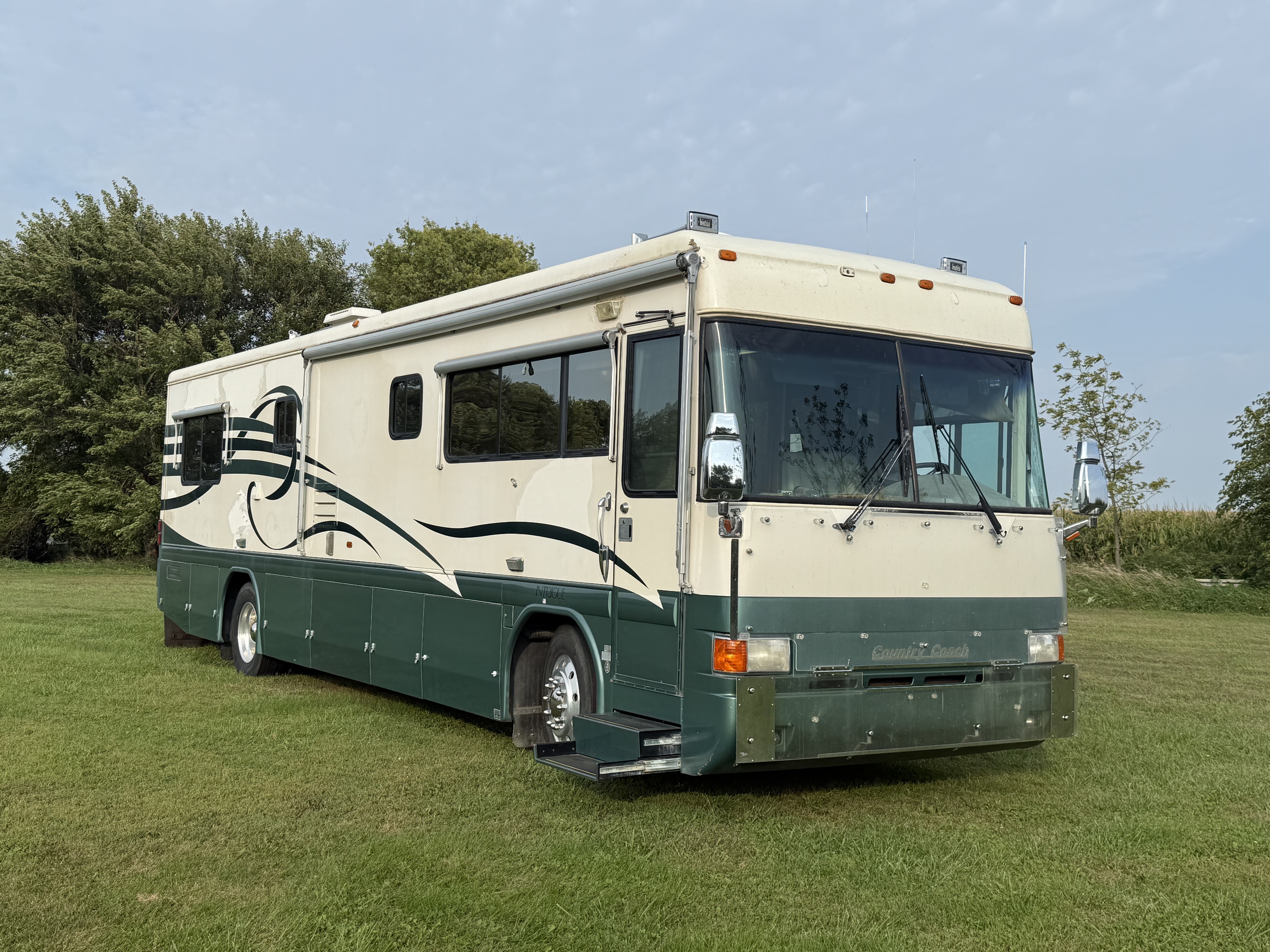 Country Coach Class A RVs and Motorhomes For Sale near Fort Rice, ND ...