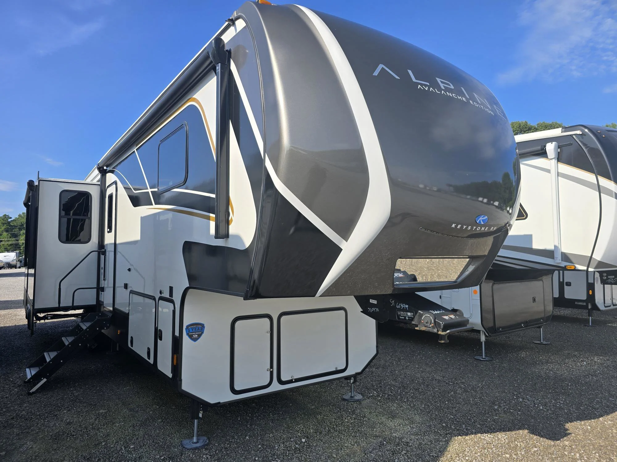 2025 Keystone Alpine Avalanche Edition 366LS RVs For Sale - RV Trader