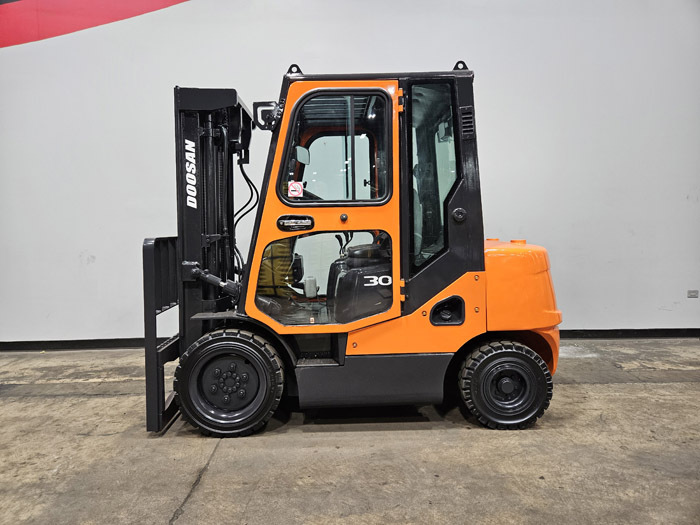 Used 2010 Doosan D30S-5 For Sale in Cary, IL - 5038114659 - Equipment ...