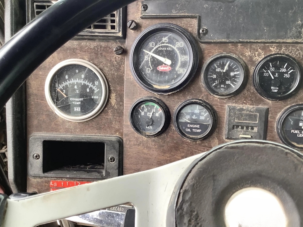 Used 1997 Peterbilt 377 For Sale in East Wareham, MA - 5038212673 ...