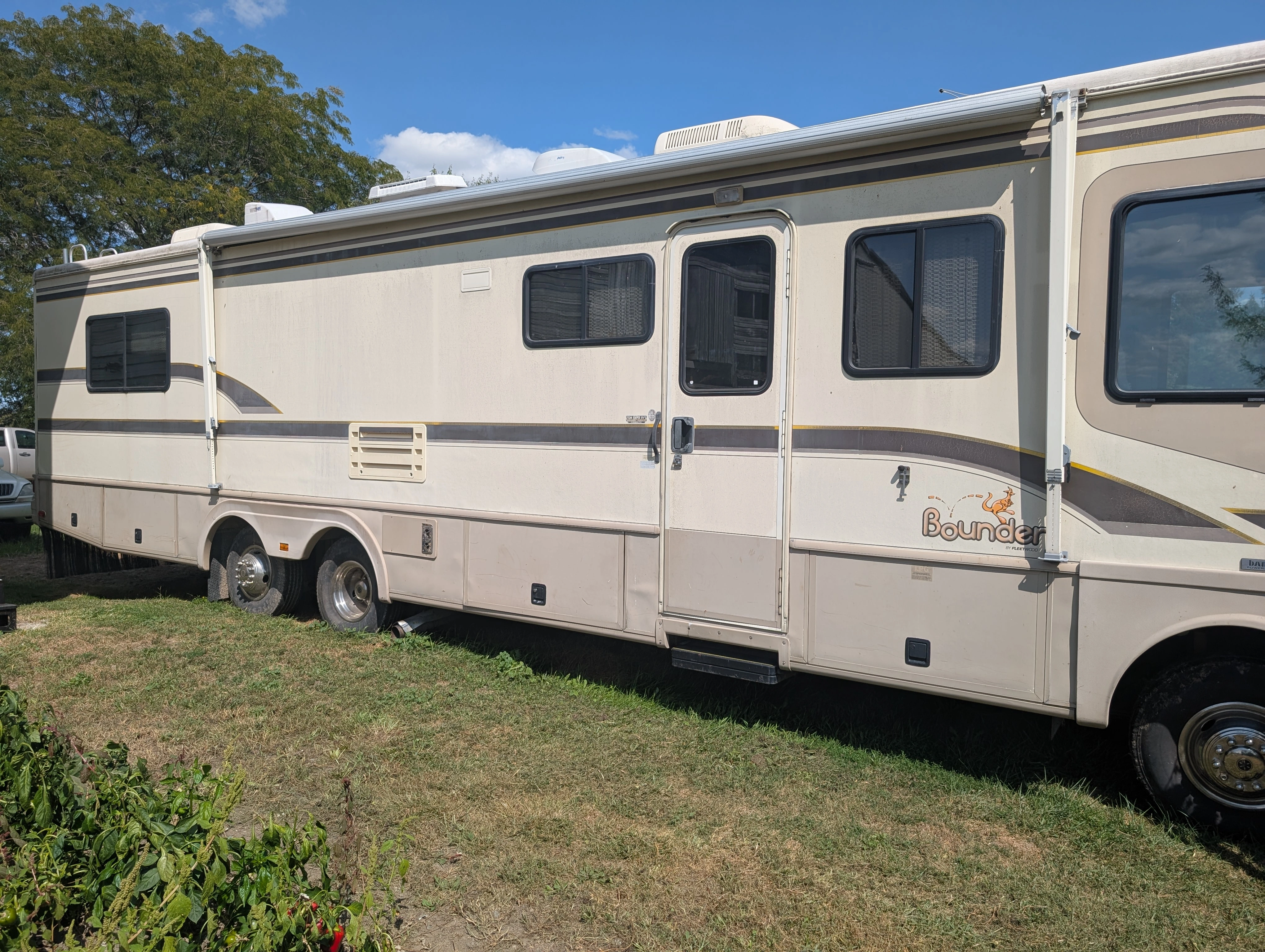 1980-1998 Fleetwood Bounder RVs For Sale - RV Trader