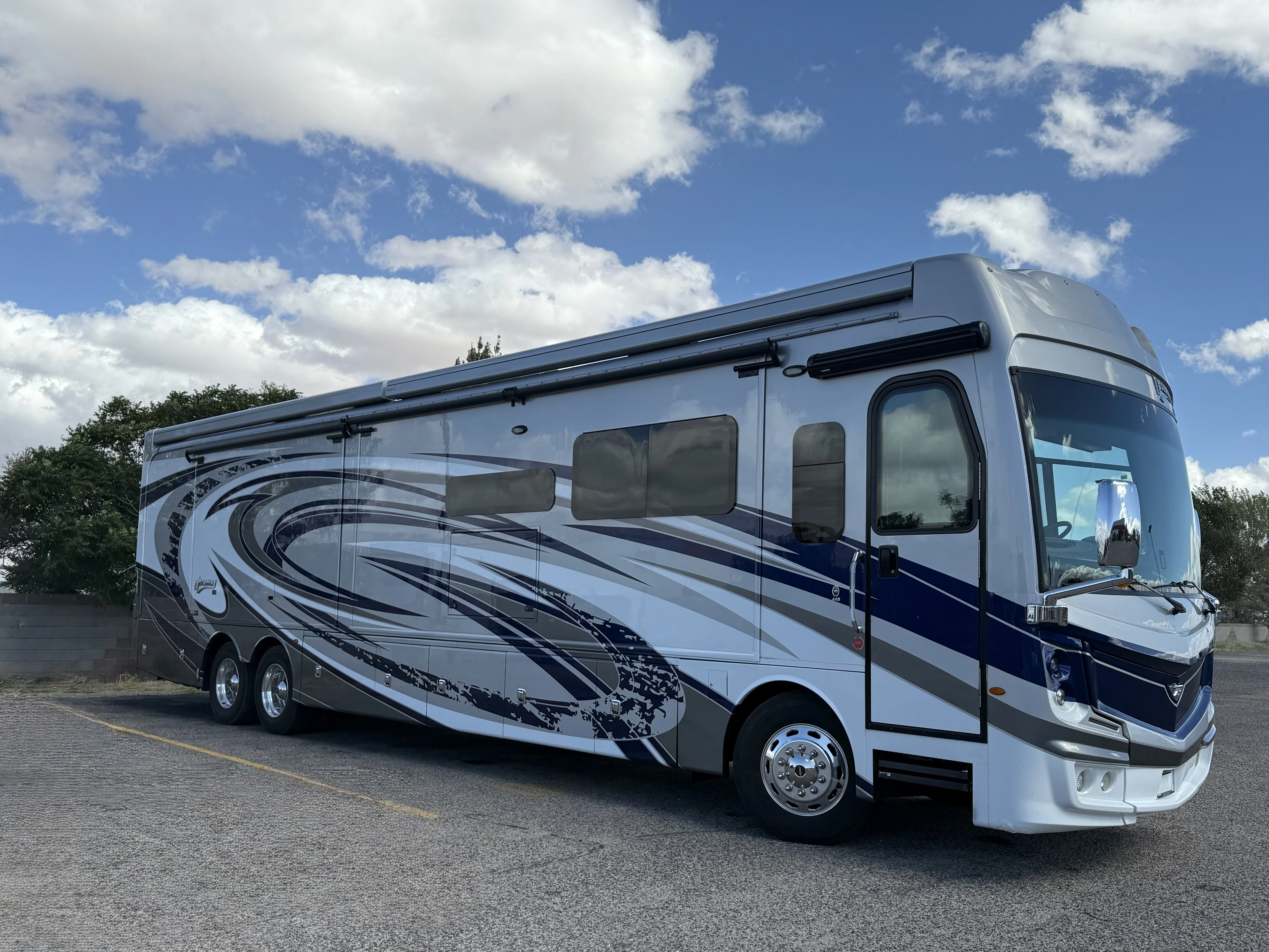Fleetwood Discovery Lxe 44B RVs For Sale - RV Trader