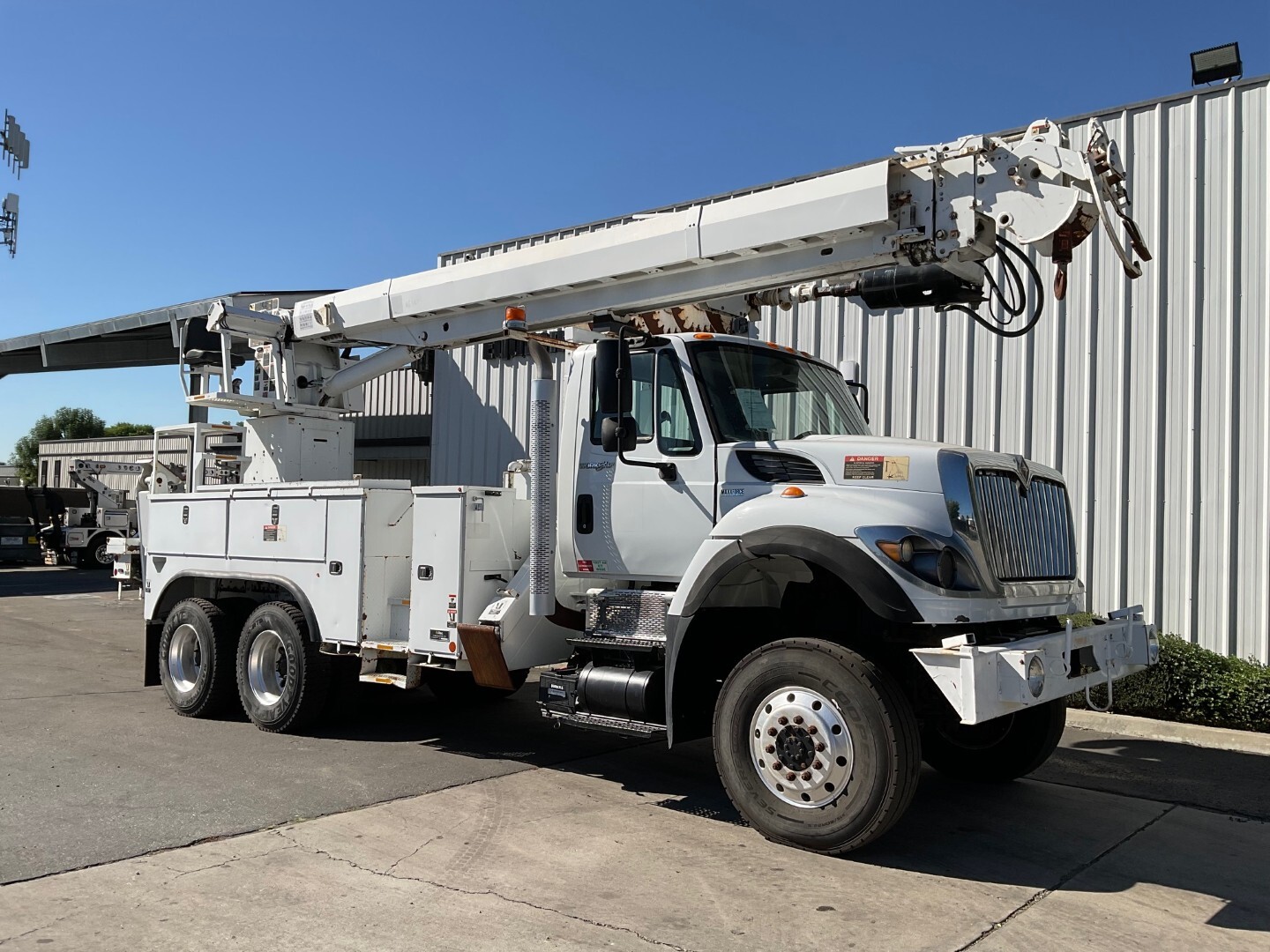 2013 Altec - Used 2013 ALTEC Digger Derricks Norwalk, CA