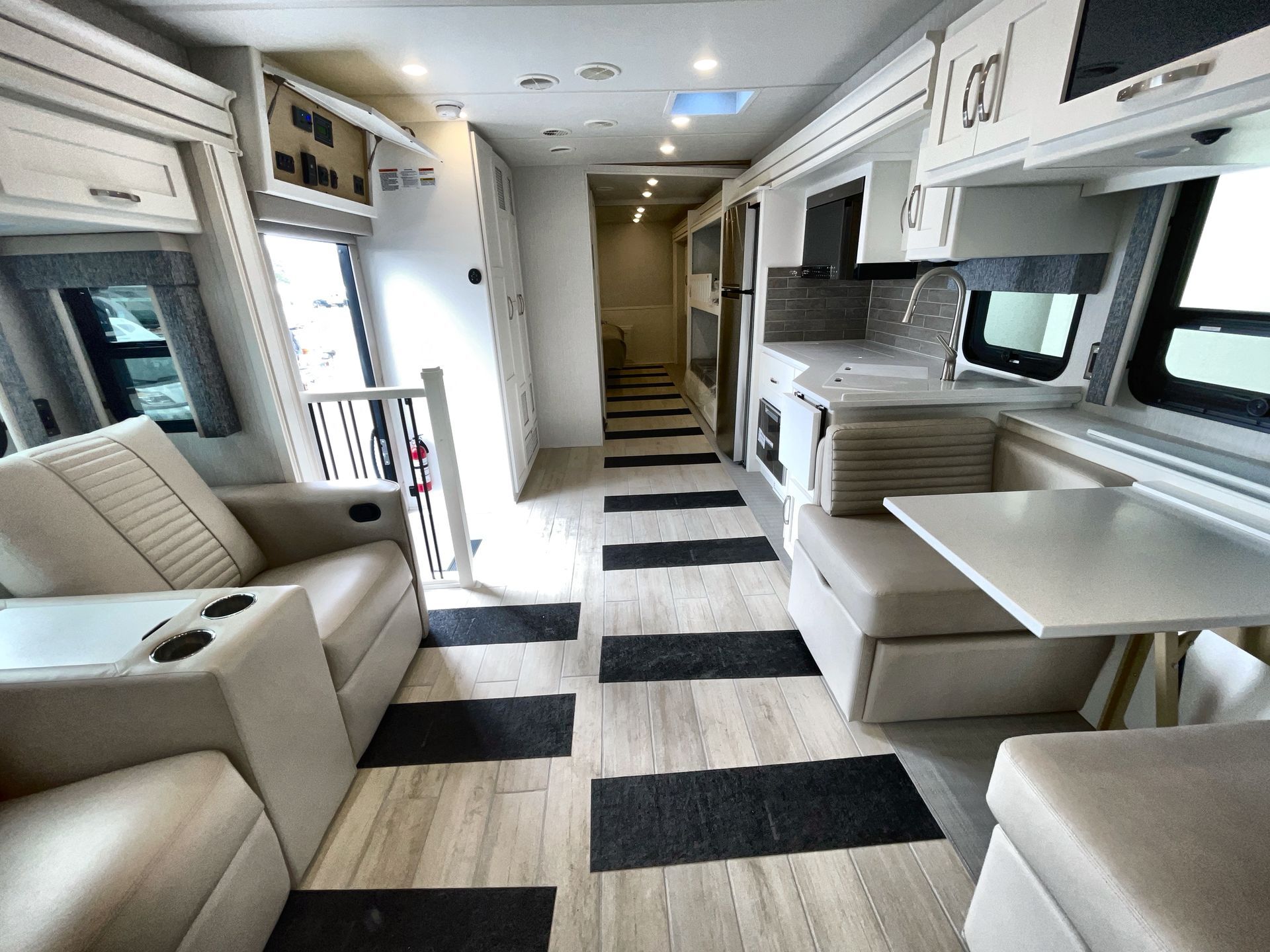 New 2026 Newmar Grand Star 3940 For Sale in San Marcos, CA - 5038269901 ...