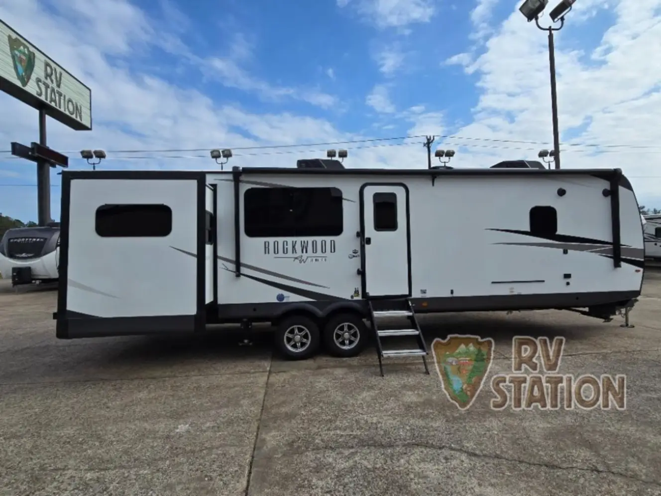 New 2025 Forest River RV Rockwood Ultra Lite 2908RL For Sale in ...