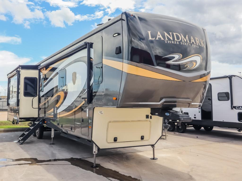 Used 2019 Heartland Landmark 365 Newport For Sale in Katy, TX ...