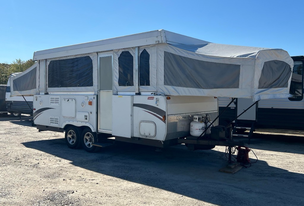 Used 2010 Coleman The Highlander Series Avalon 4449 For Sale in ...