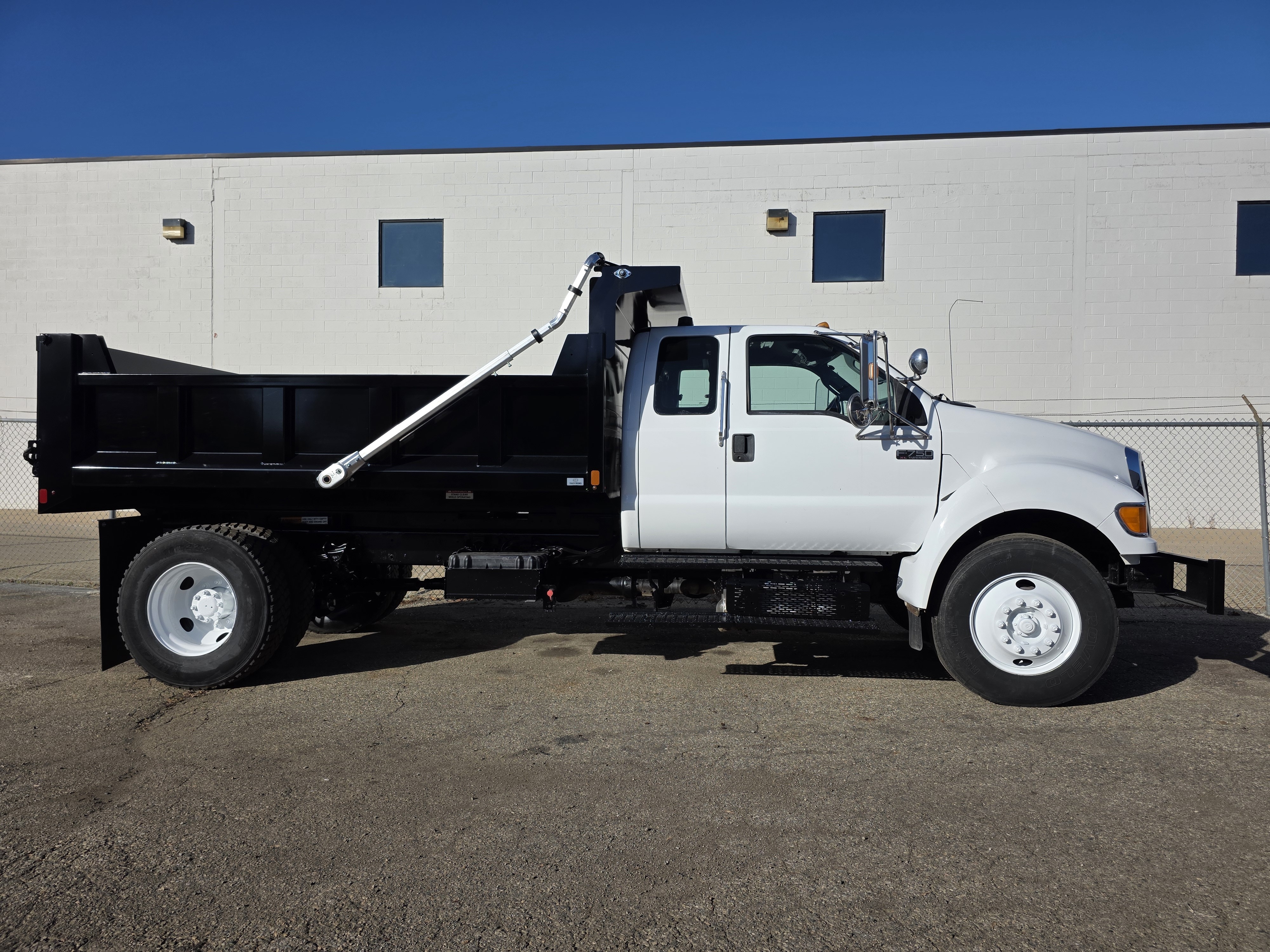 Used 2011 Ford F750 For Sale in Romeo, MI - 5038490351 - Commercial ...