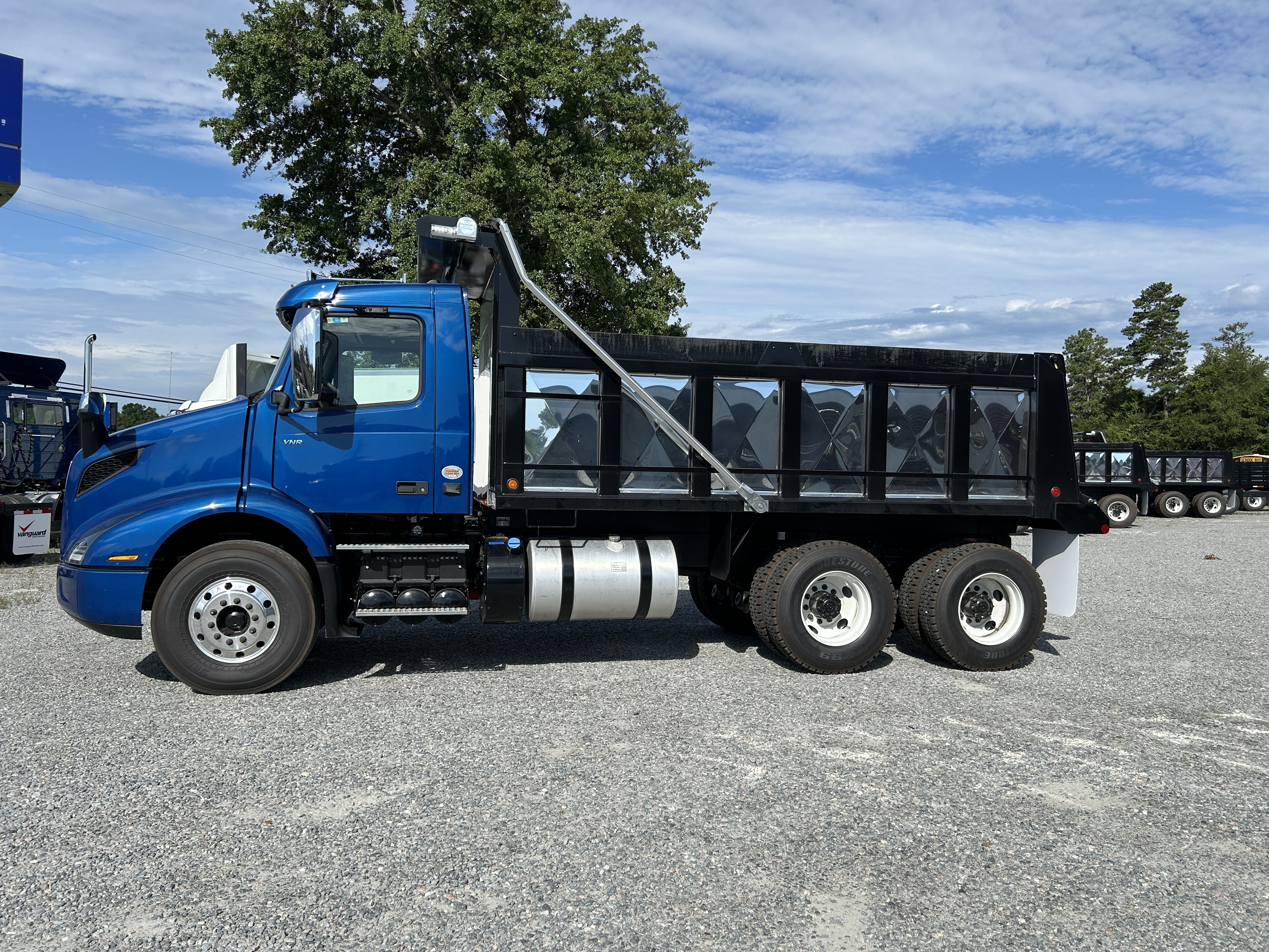 2025 Volvo VNR64300 Trucks For Sale - Commercial Truck Trader