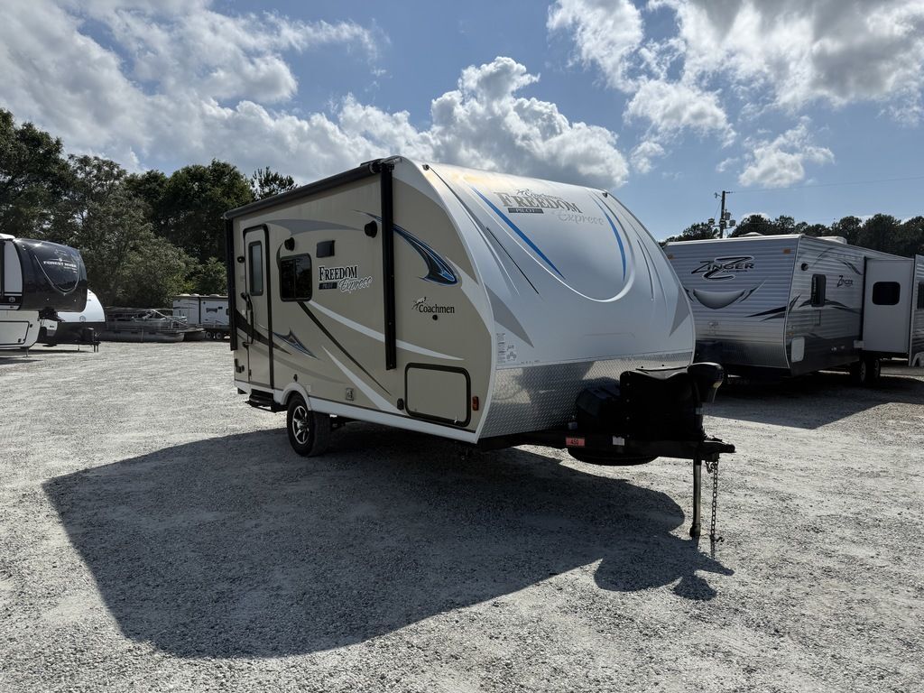 Coachmen Freedom Express Pilot RVs For Sale near Alpharetta, IL - RV Trader