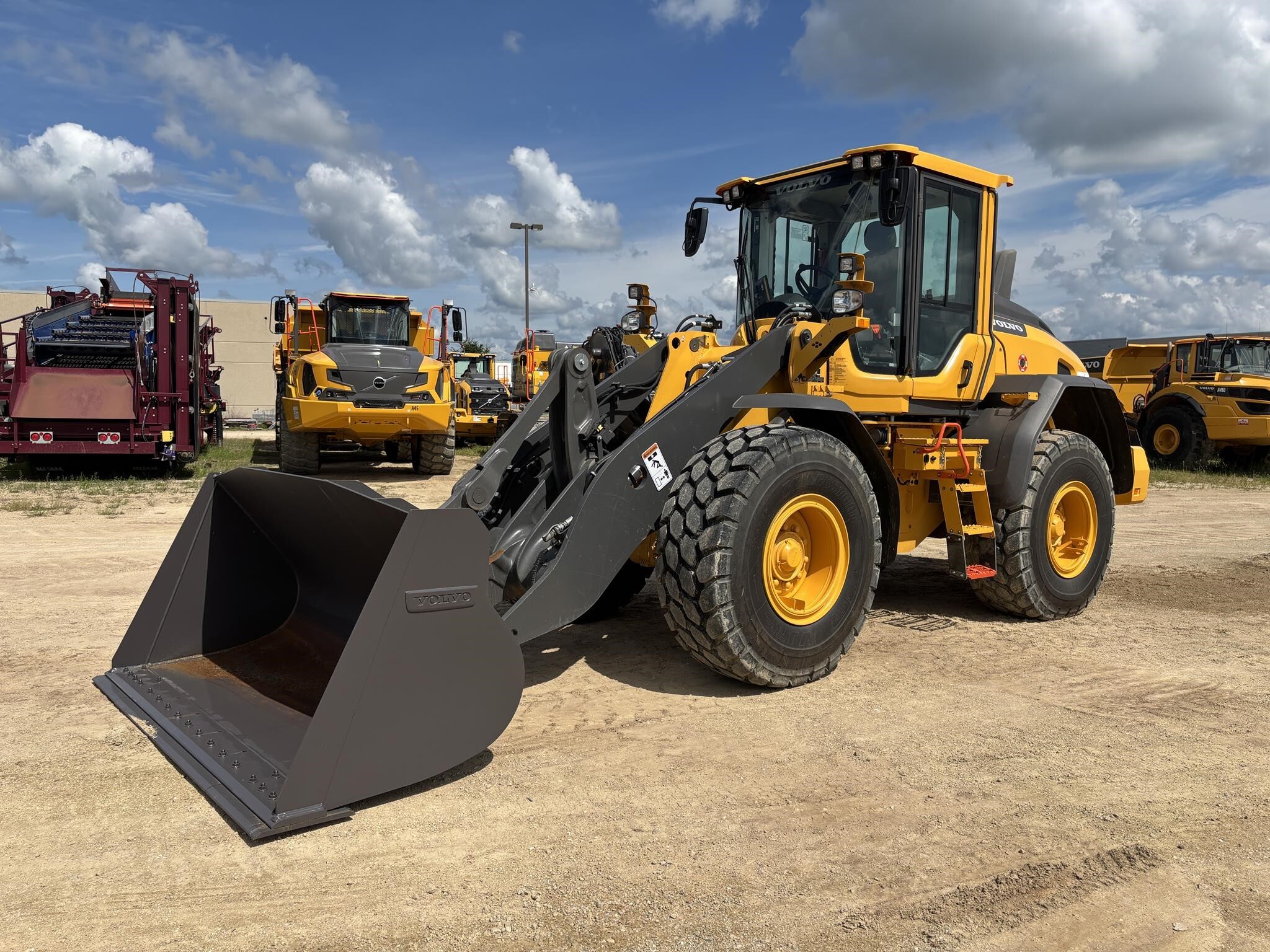 Used 2024 Volvo L60H For Sale in Butler, WI - 5037136826 - Equipment Trader