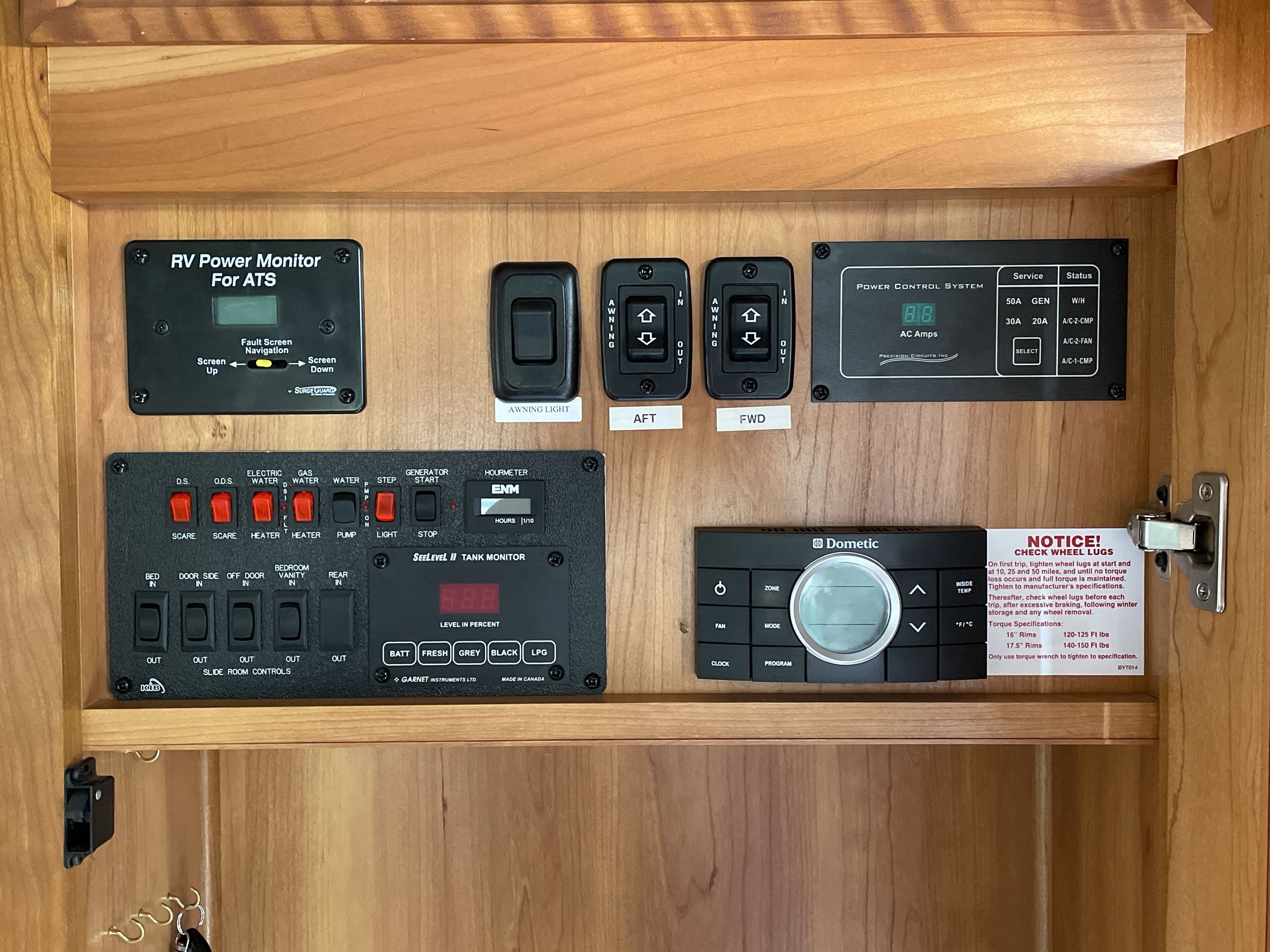 Used 2017 D Luxury Suites Mobile Suites 40KSSB4 40 KSSB4 For Sale in ...