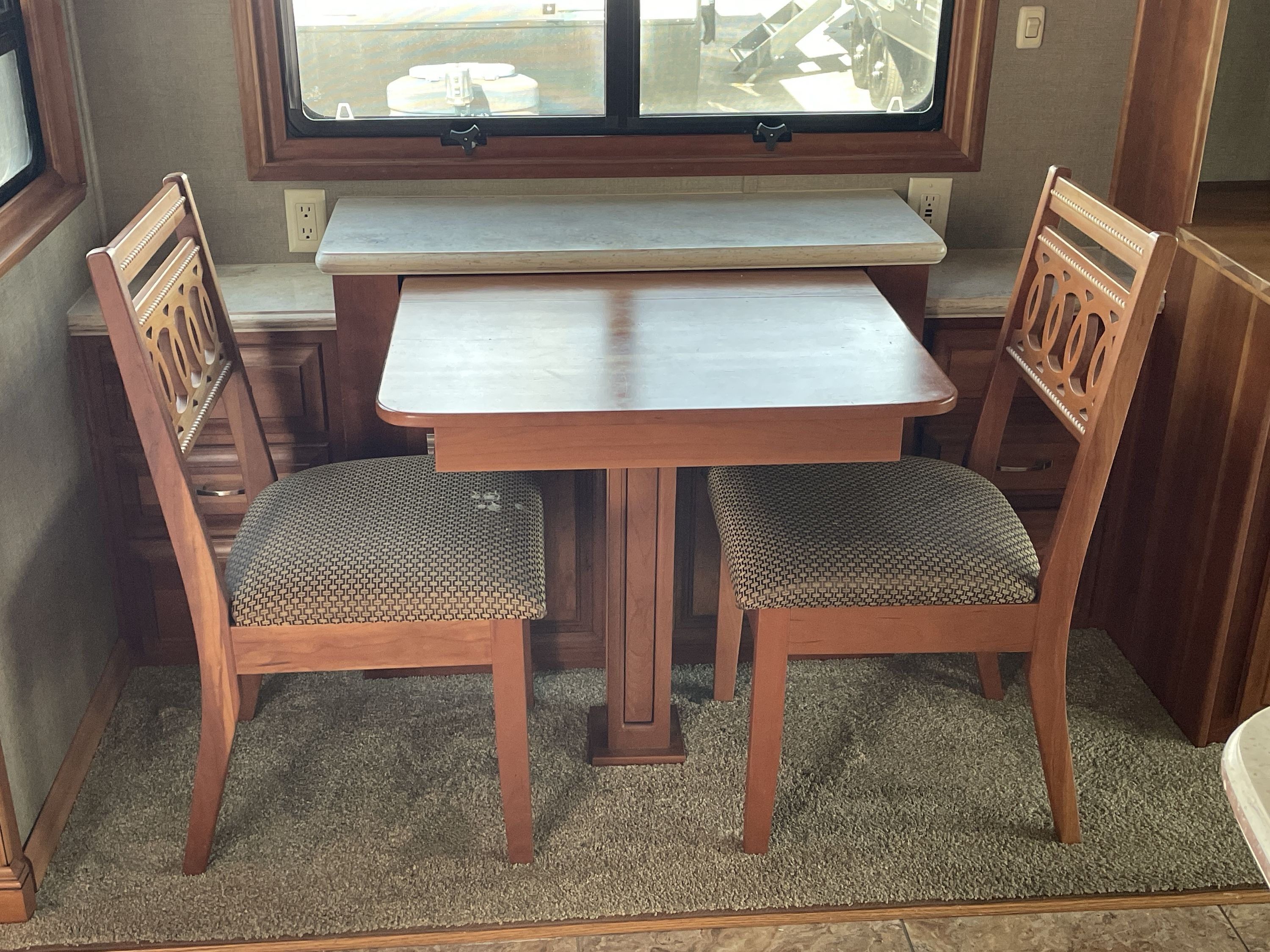 Used 2017 D Luxury Suites Mobile Suites 40KSSB4 40 KSSB4 For Sale in ...