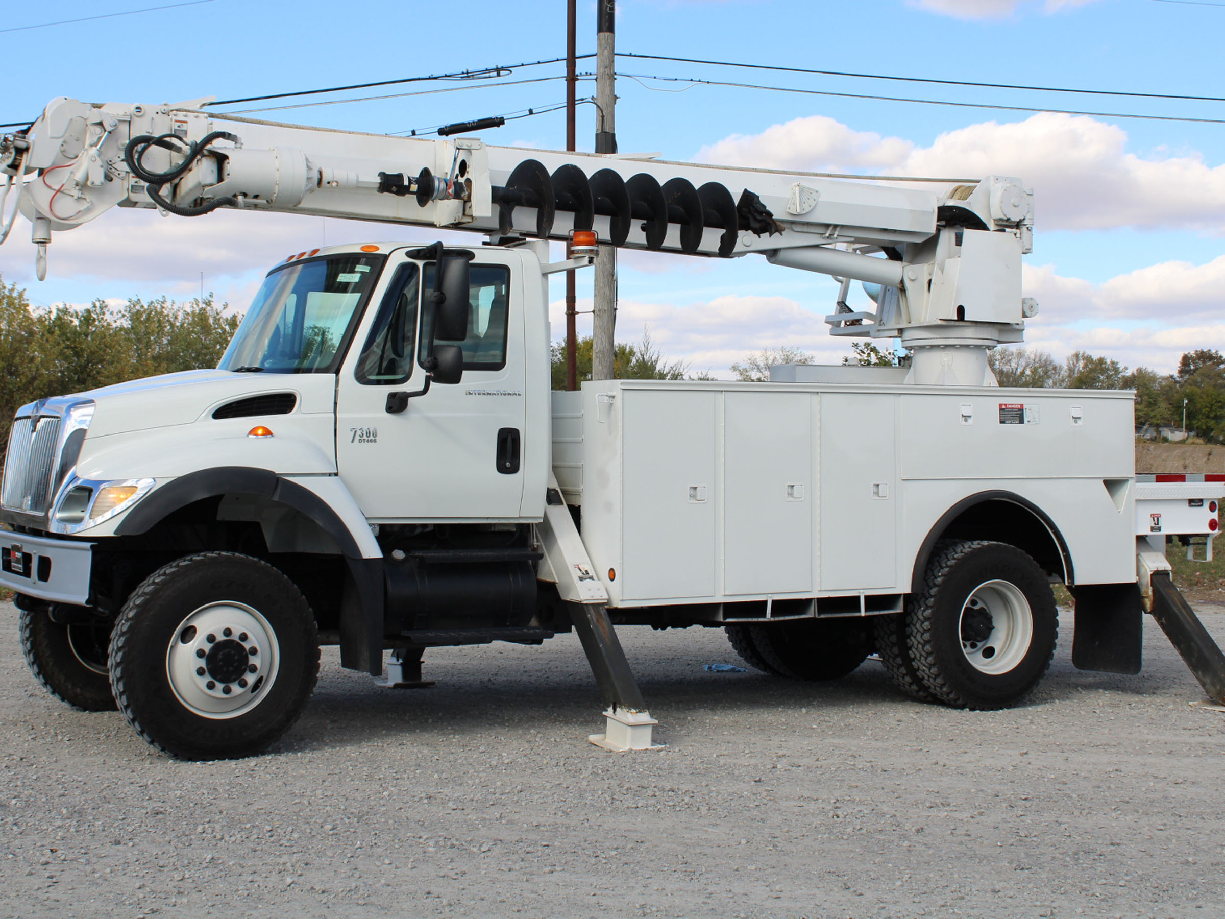 International Digger Derrick For Sale Near Hayfield, IA - Commercial ...