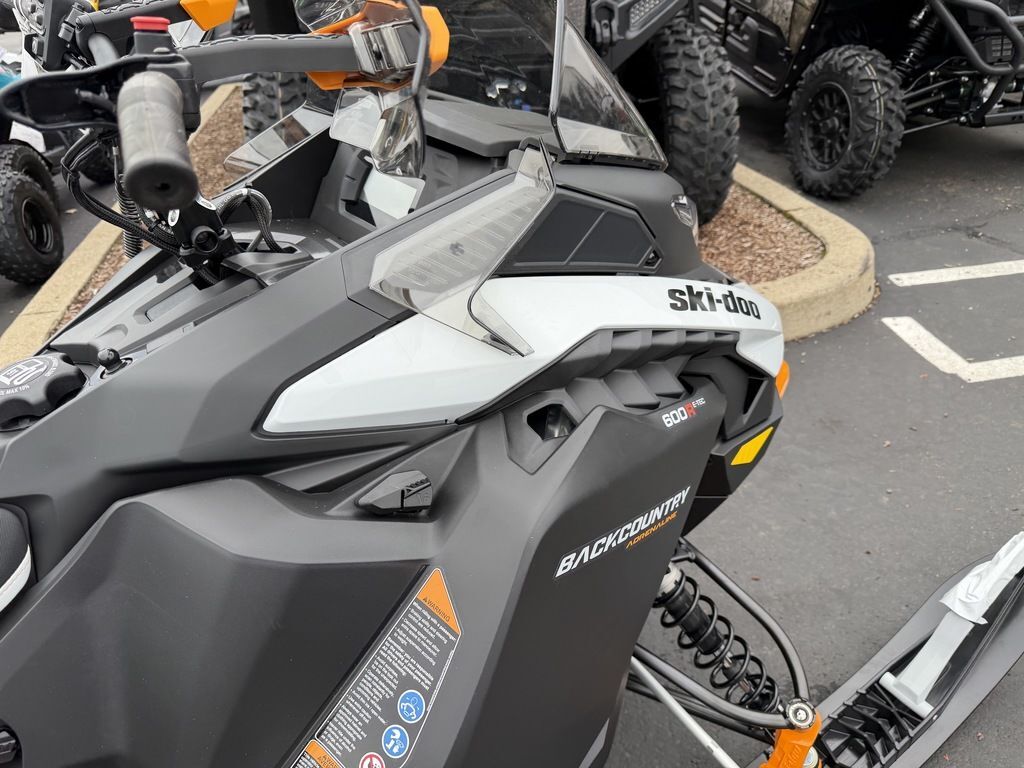 New 2026 Ski-Doo Backcountry Adrenaline® Powdermax 2.0_Gr 600R E-Tec ...