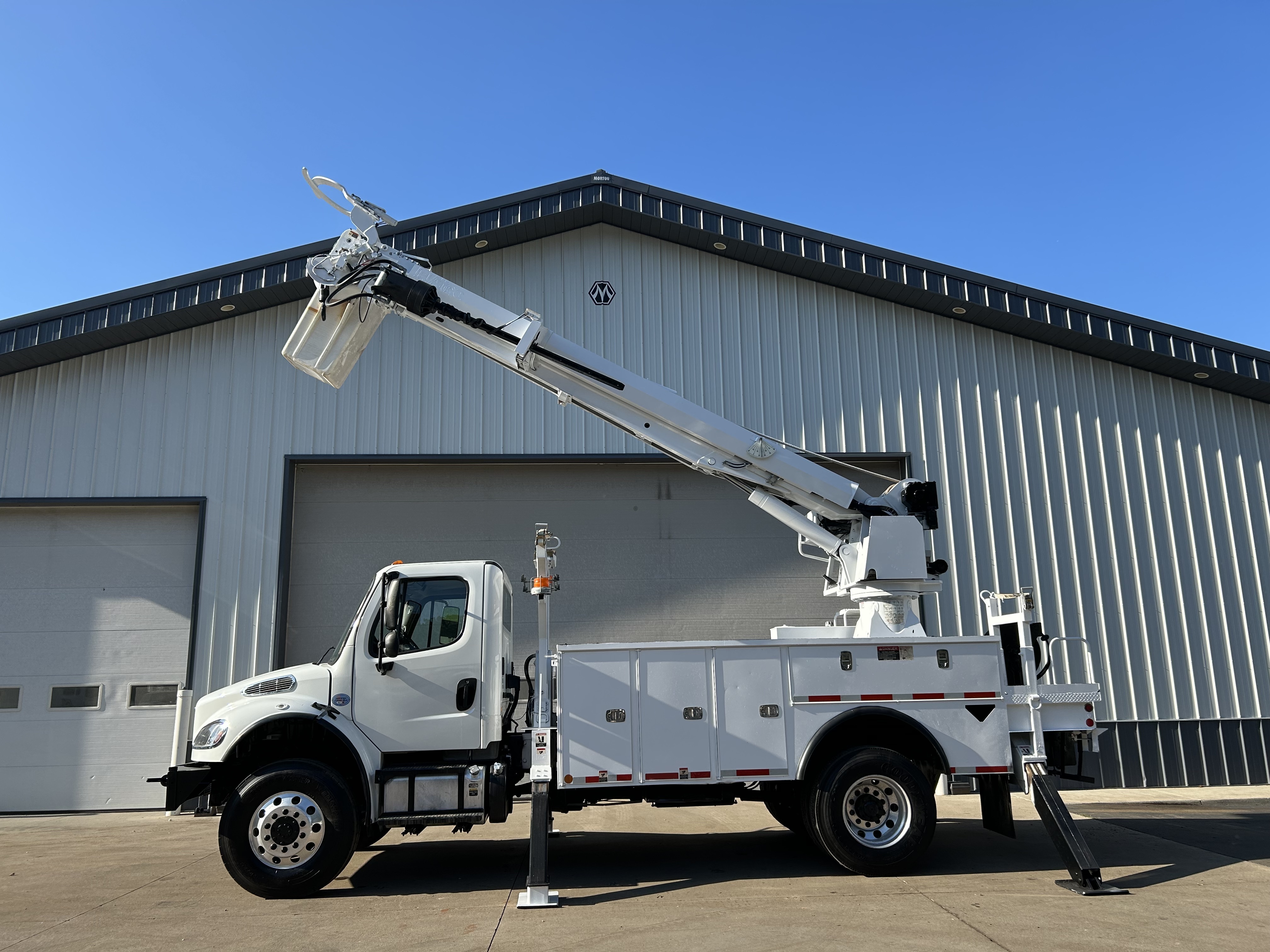 2014 Freightliner - Used 2014 FREIGHTLINER Crane Truck, Digger Derricks ...