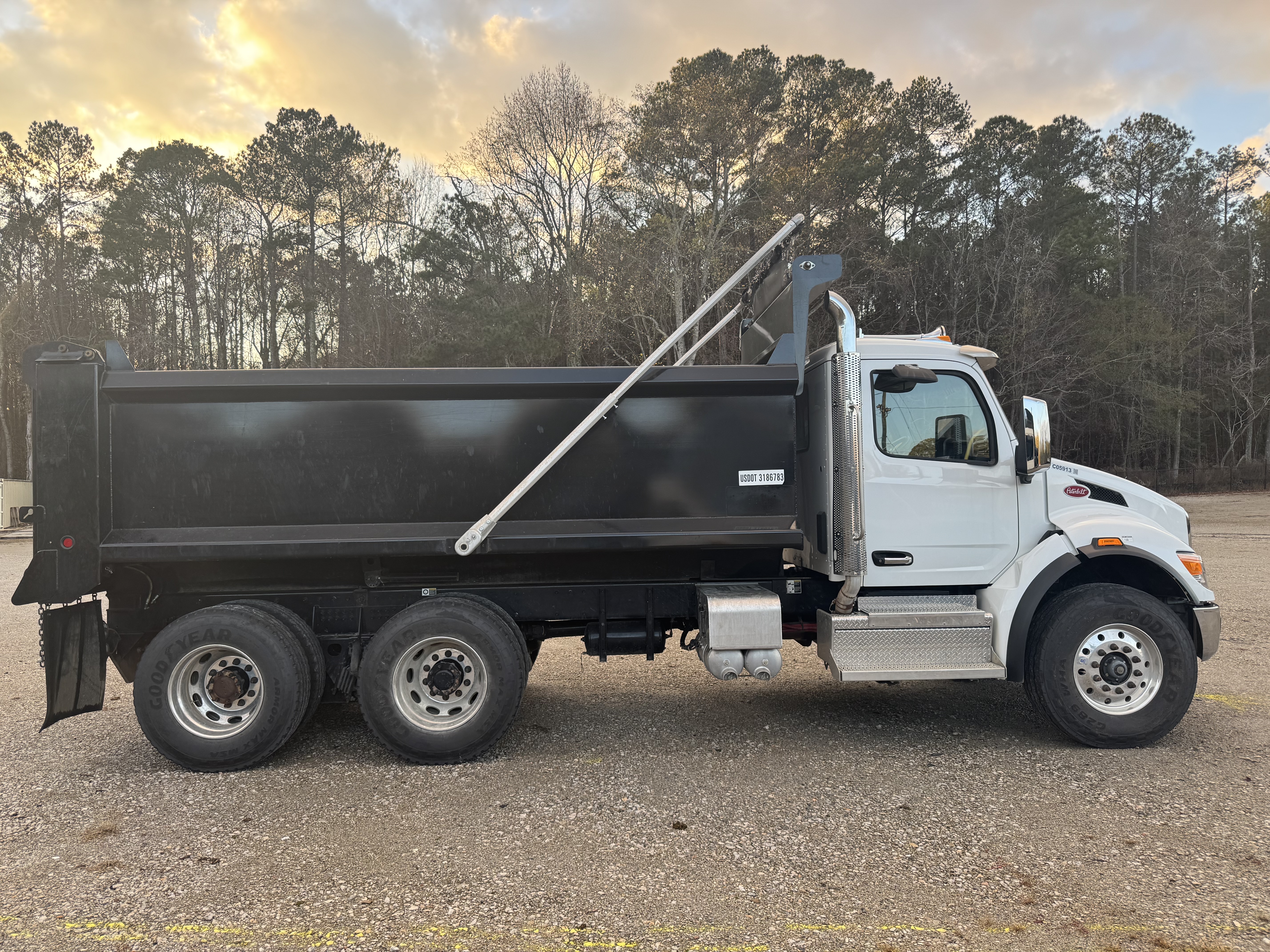 Peterbilt Equipment listings For Sale Near Springfield, Nebraska ...