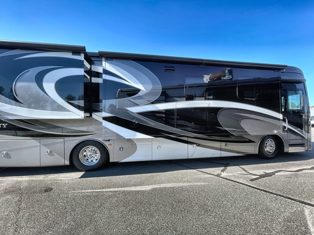 Thor Motor Coach Tuscany RVs For Sale near Elgood, WV - RV Trader
