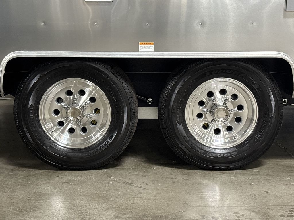 New 2026 Airstream Globetrotter 25FB For Sale in Fairfield, CA ...