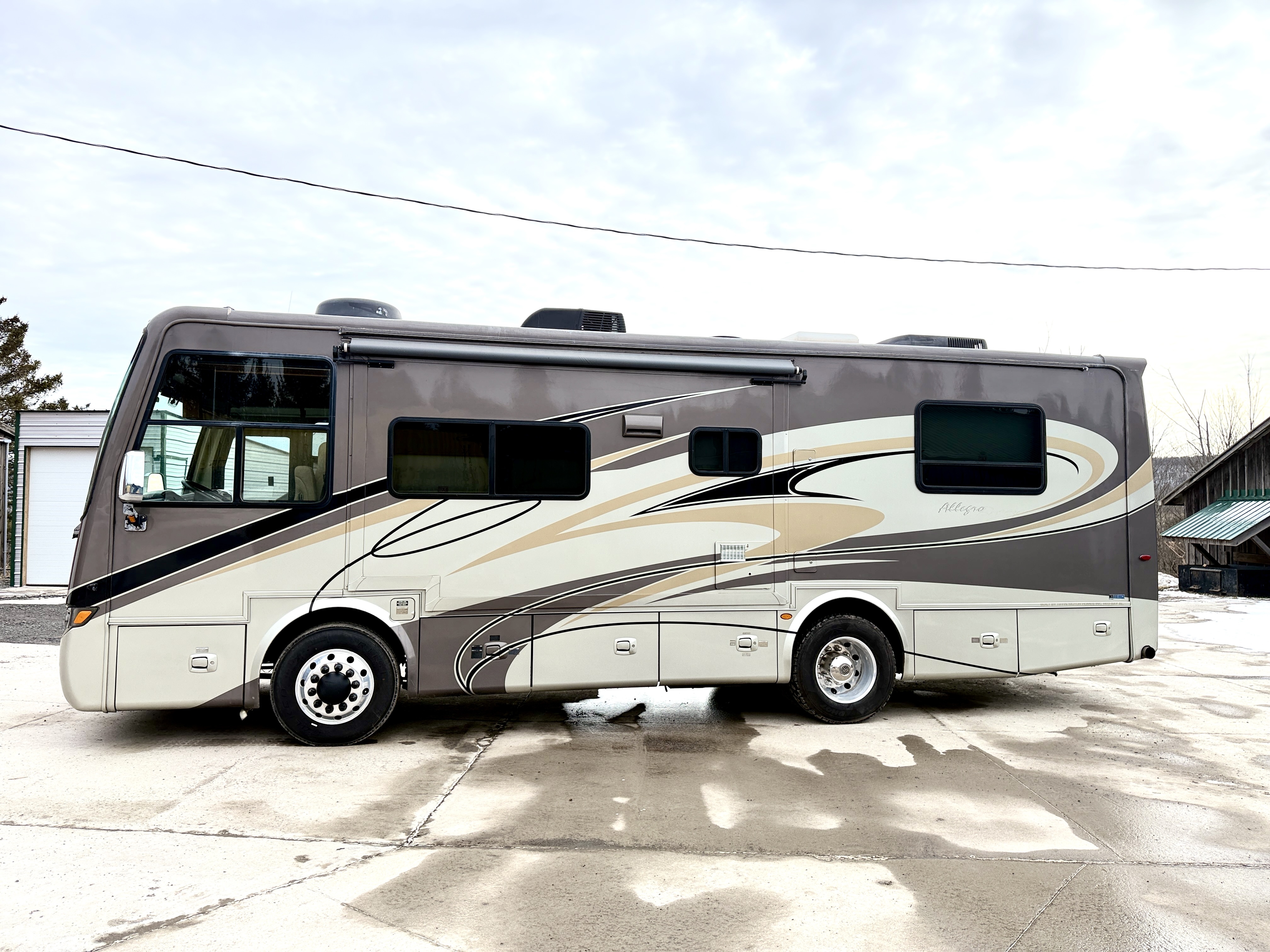 Tiffin Motorhomes Allegro Breeze RVs For Sale near West Hartford, CT ...