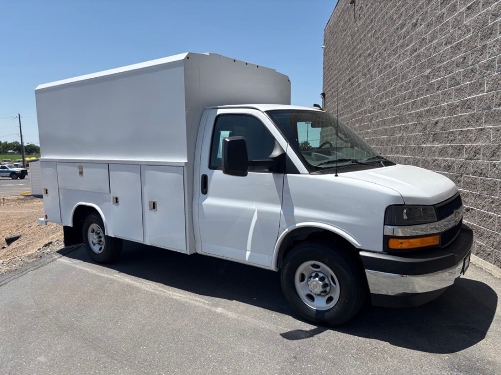 Van,cutaway-Cube Van With Reading Bodies For Sale - Commercial Truck Trader