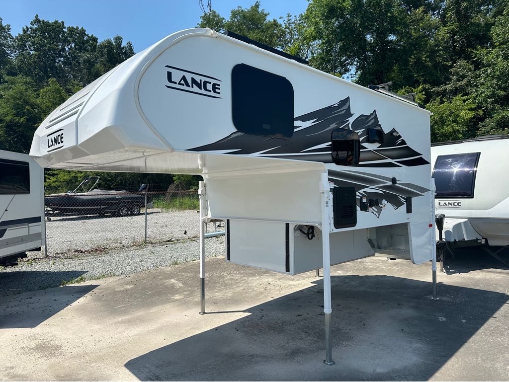 Lance 865 For Sale