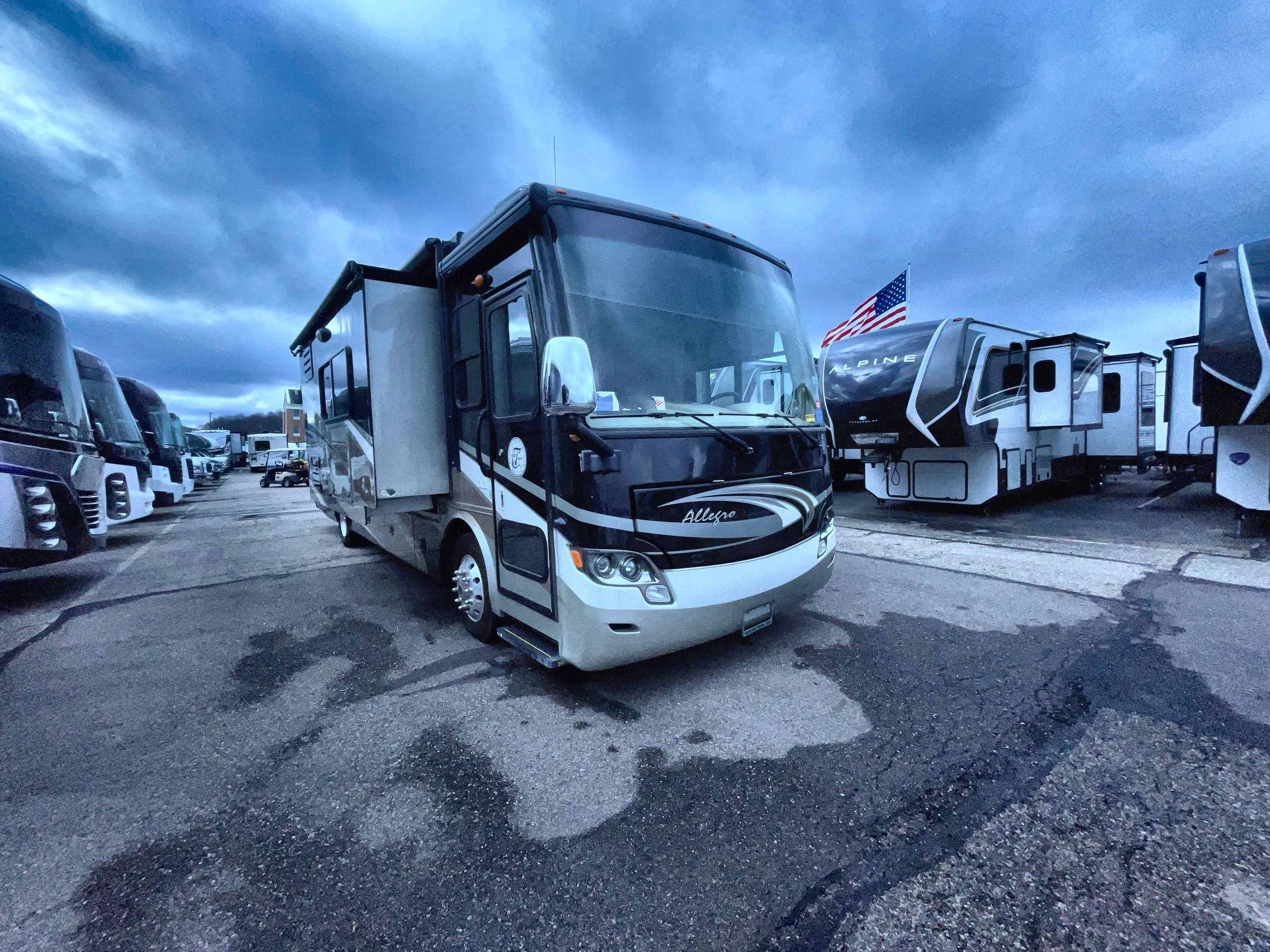 Used Tiffin Motorhomes Allegro Breeze RVs For Sale near Harleysville ...