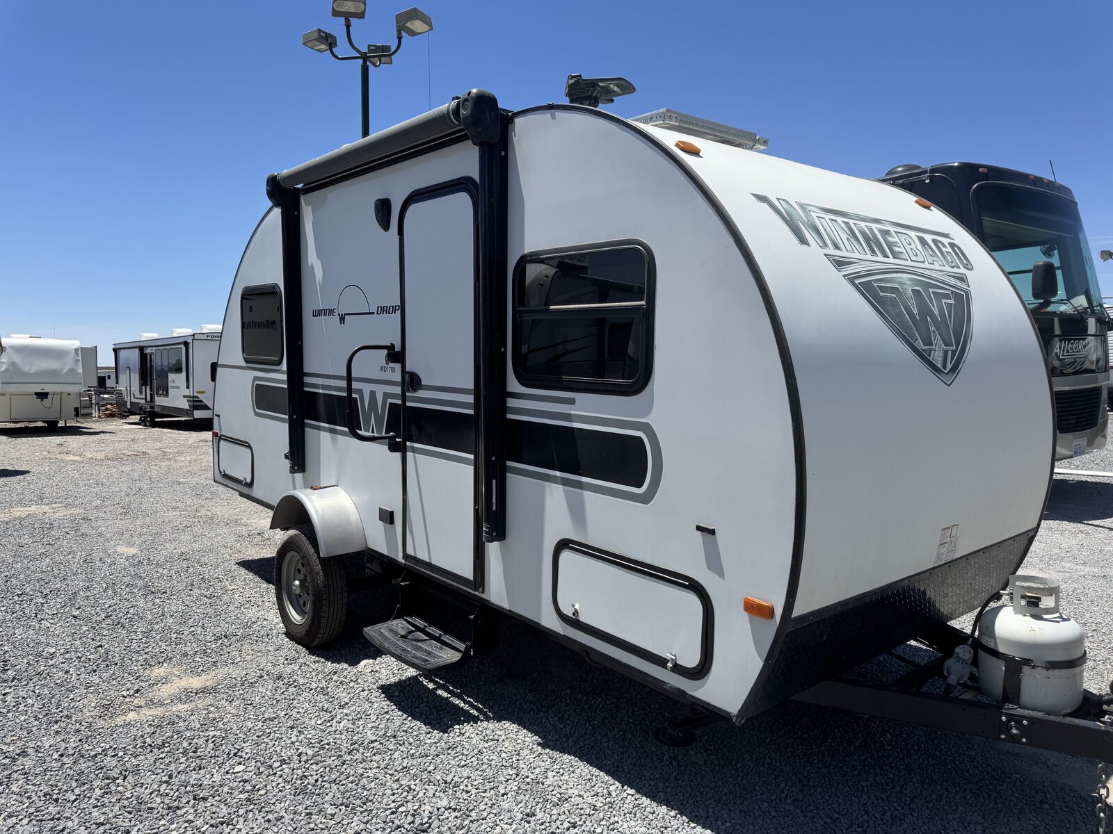 Used 2017 Winnebago Winnie Drop 1780 For Sale in Lake Havasu City, AZ ...