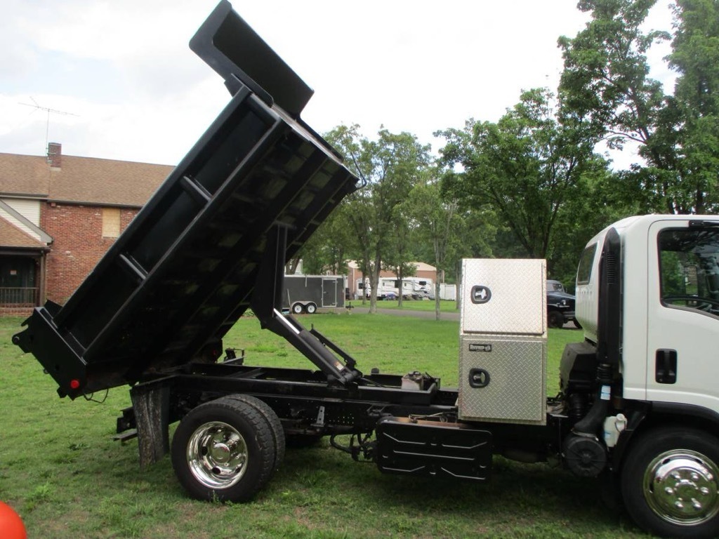 Used 2018 Isuzu Npr For Sale in Hartford, CT - 5038906321 - Commercial ...