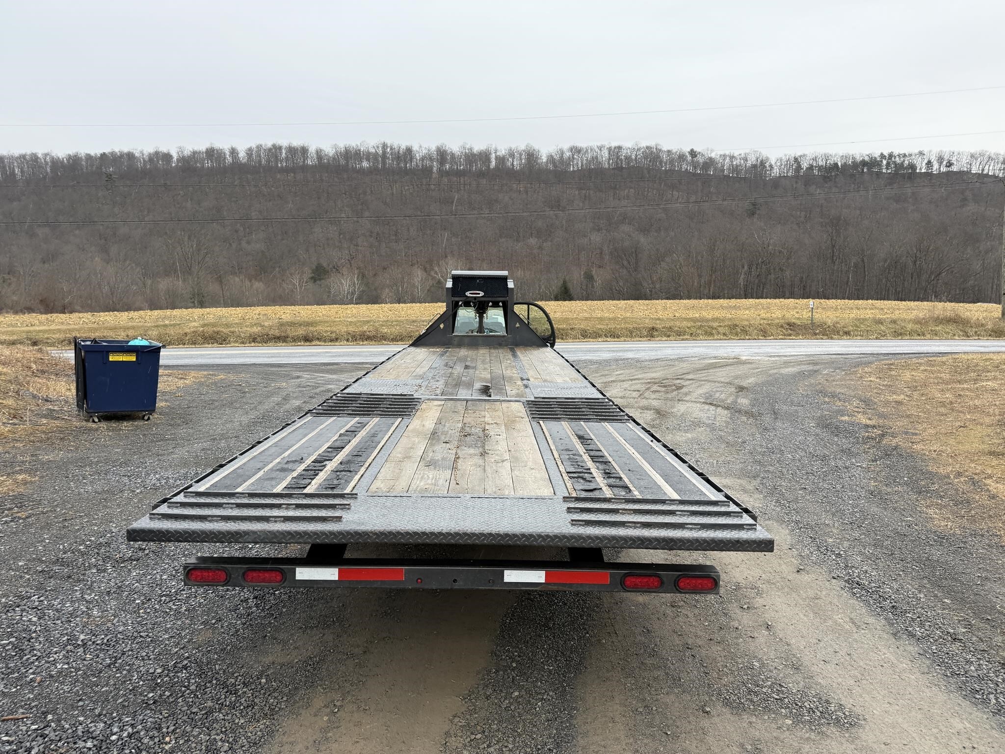 Used 2022 Diamond C 32' Hydraulic Dovetail For Sale in Everett, PA ...