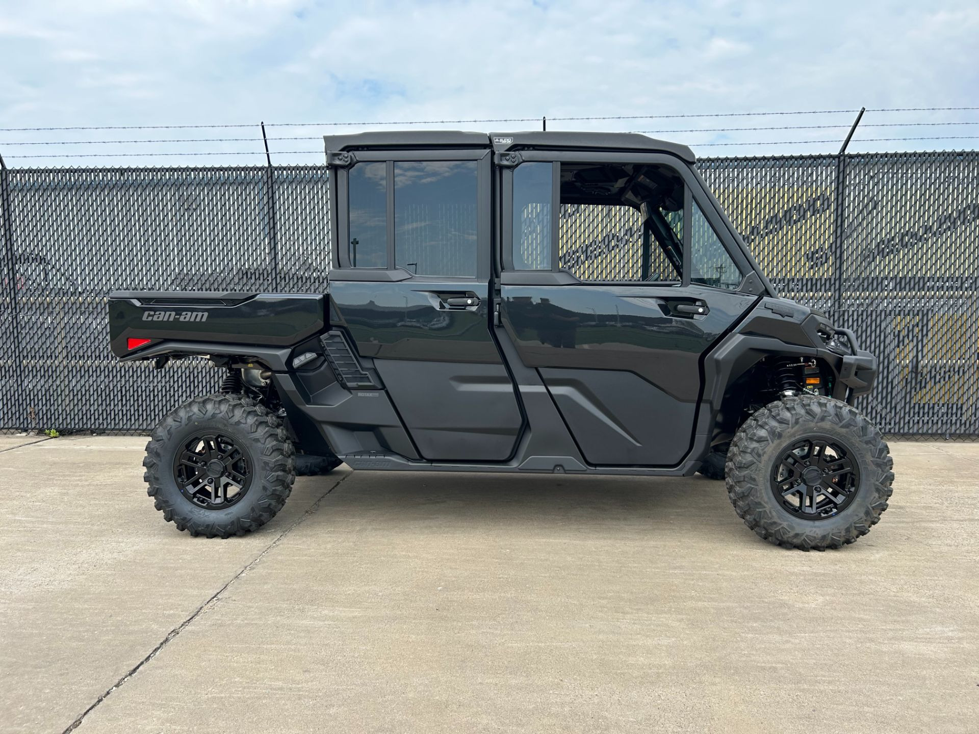 New 2026 Can-Am Defender Max HD11 Lone Star Cab For Sale in Grimes, IA ...